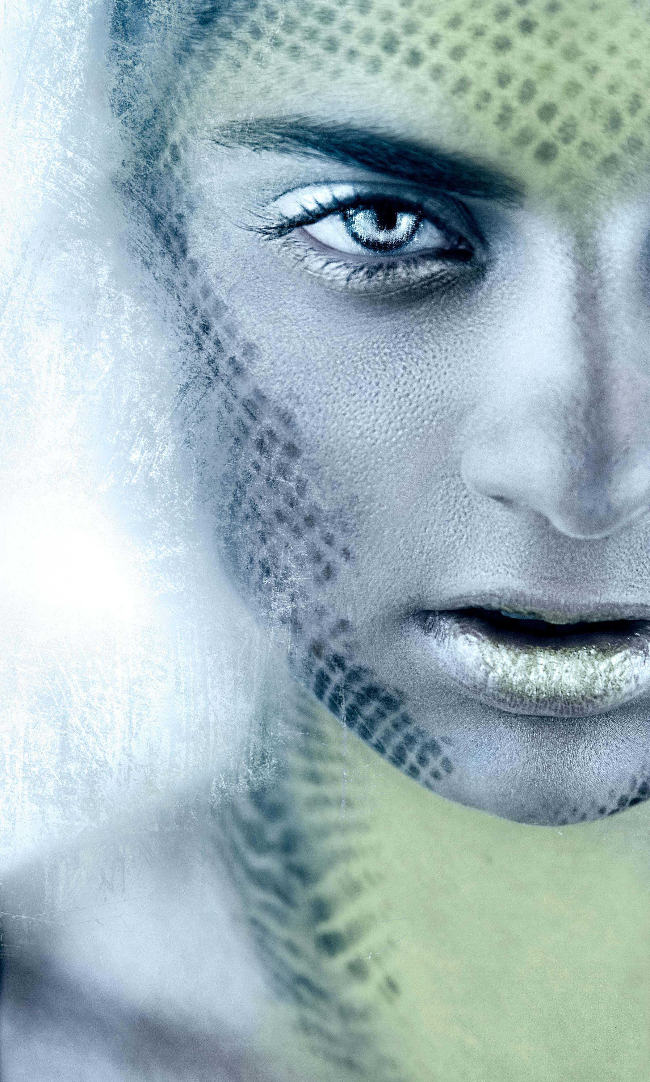 Woman Resting her Chin on her Hand · Free Stock Photo