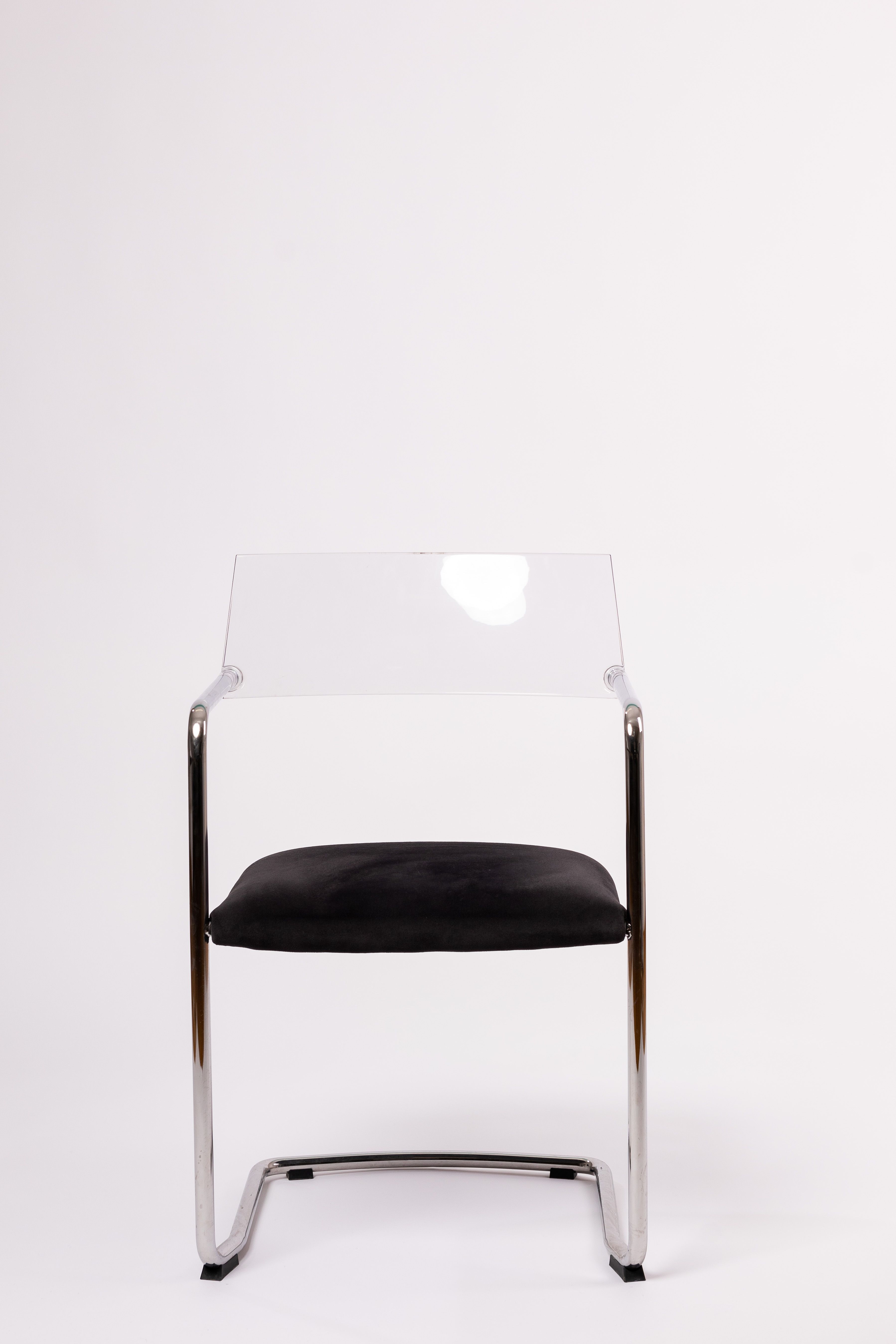Black Chair on a Studio · Free Stock Photo