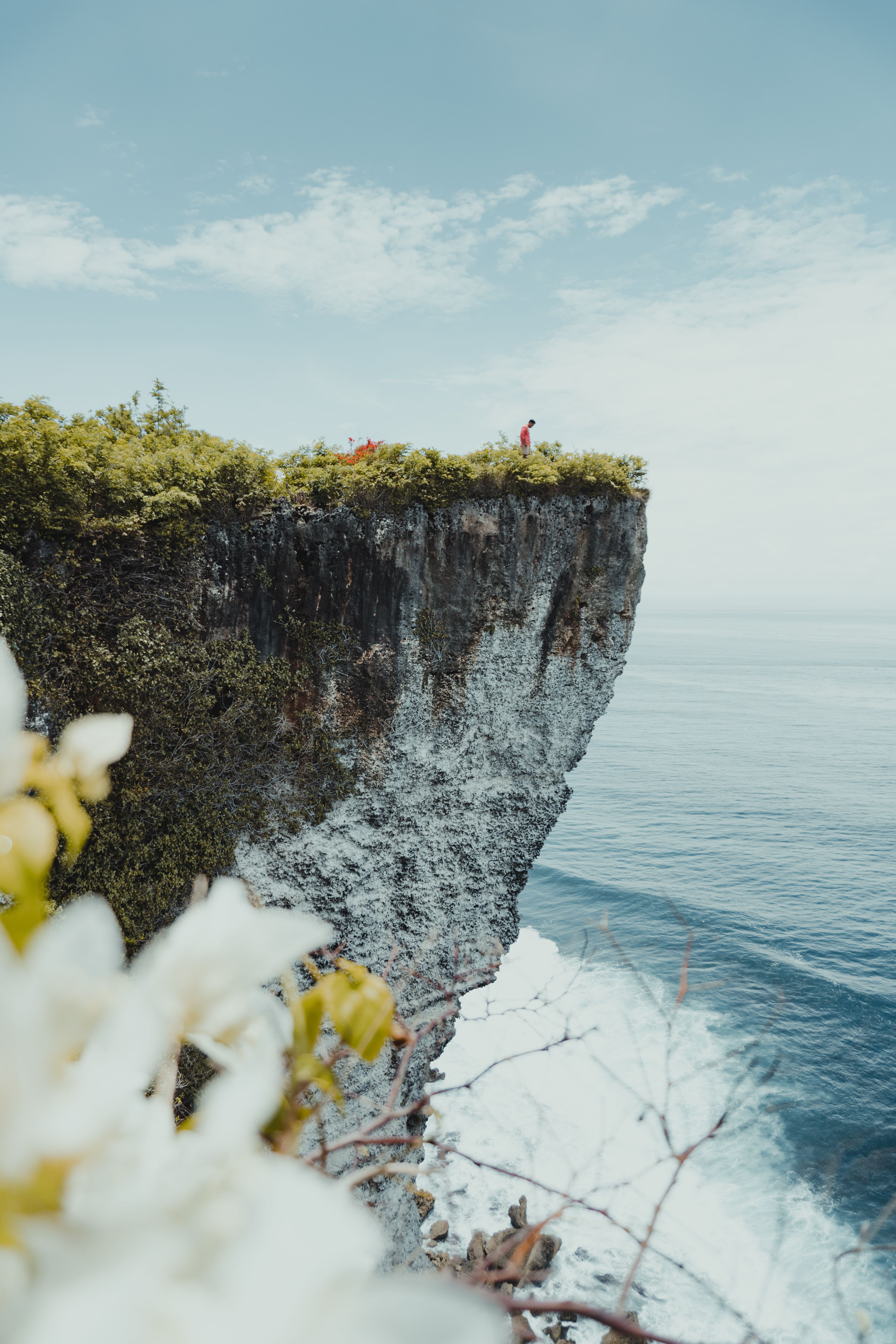 Cliff and a Viewpoint on it · Free Stock Photo
