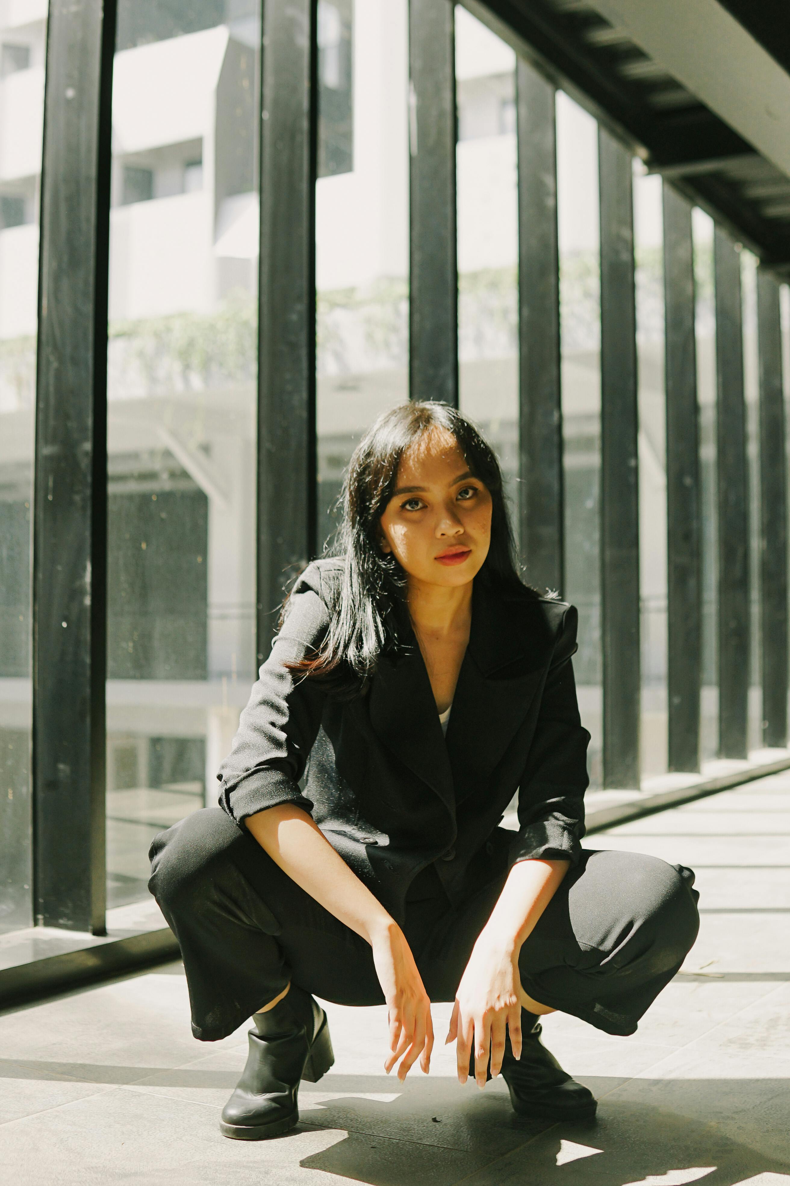 Woman Formal Pose Photos, Download The BEST Free Woman Formal Pose ...