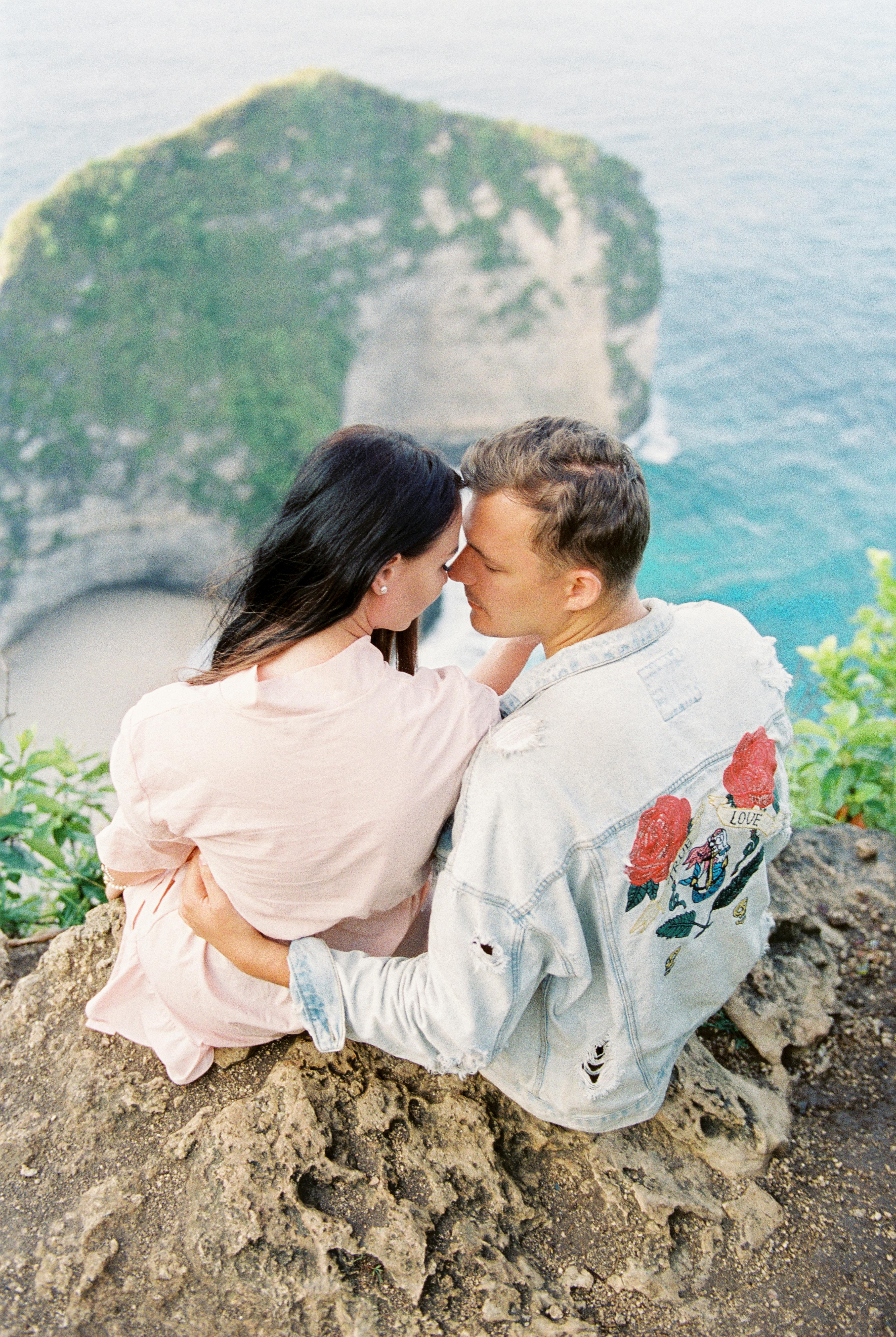 Couple Hugging on Cliff · Free Stock Photo