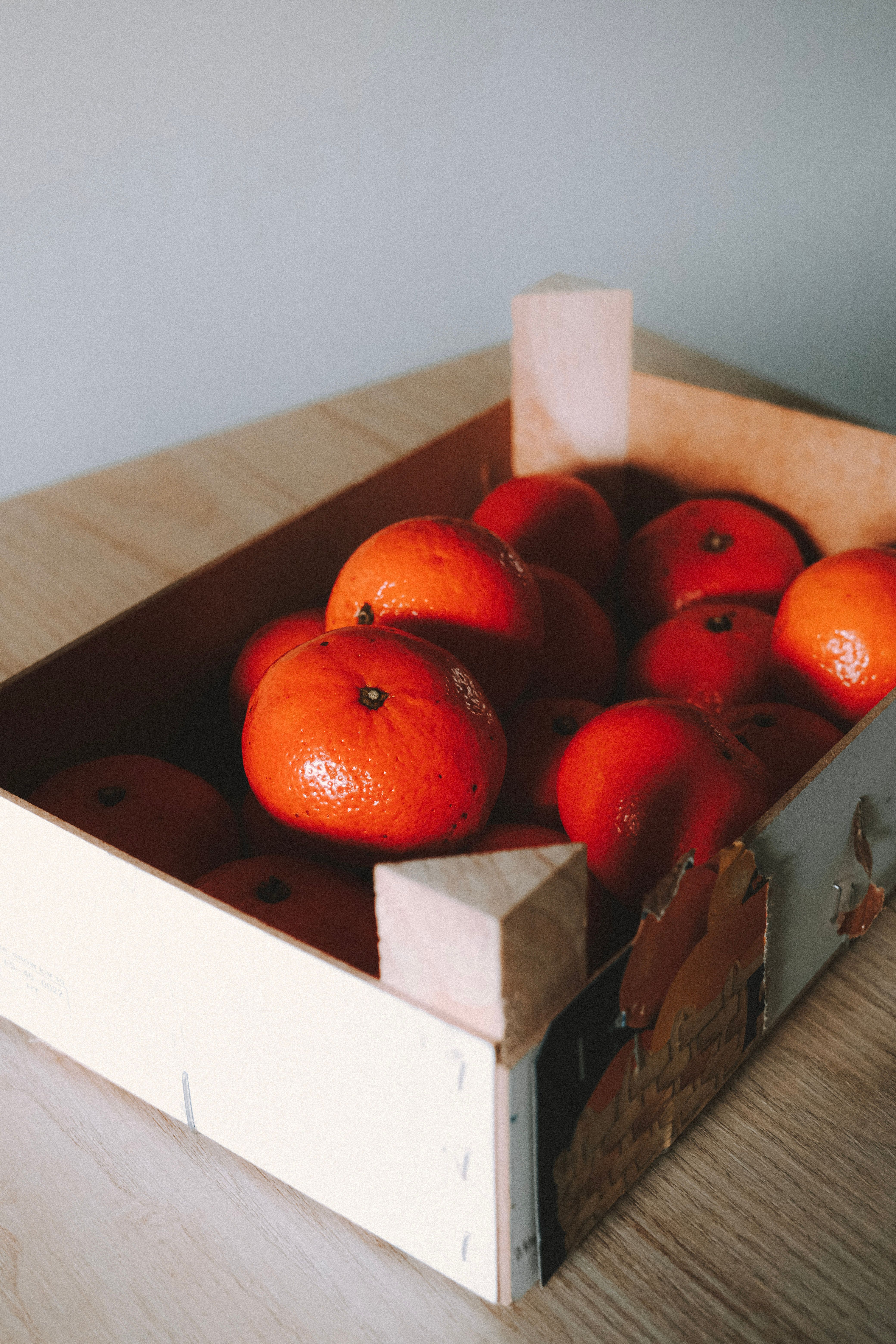 Mandarin Oranges in a Box · Free Stock Photo