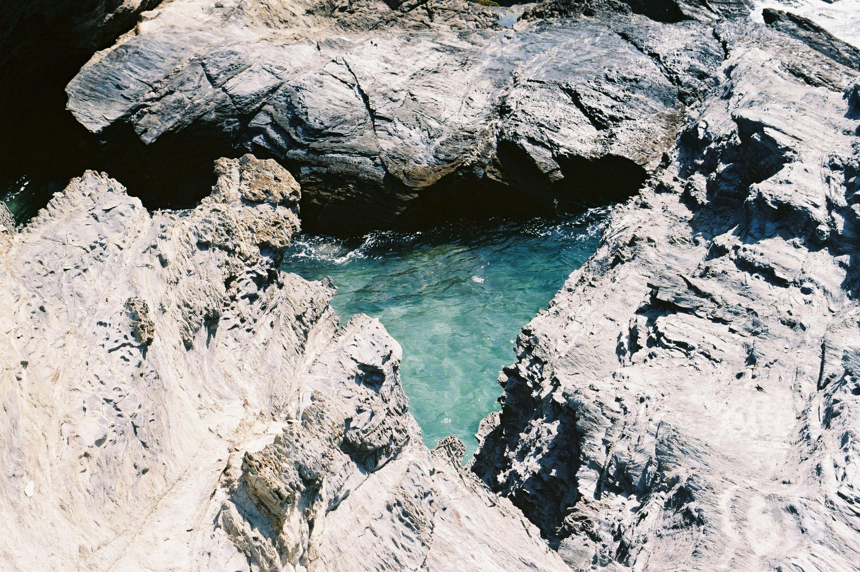 Rocks Formation on the Seacoast · Free Stock Photo