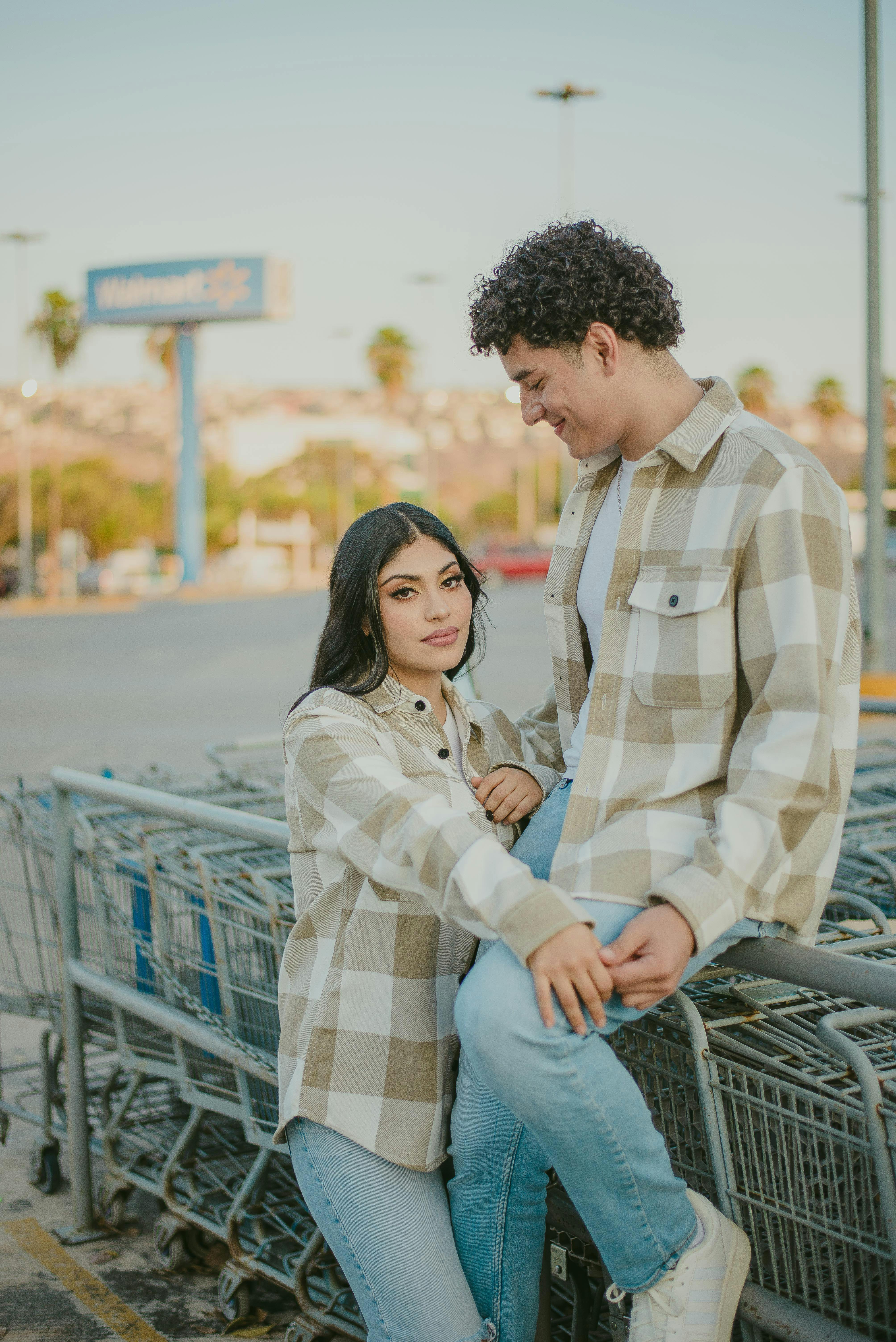 People Hanging Out Photos, Download The BEST Free People Hanging Out ...