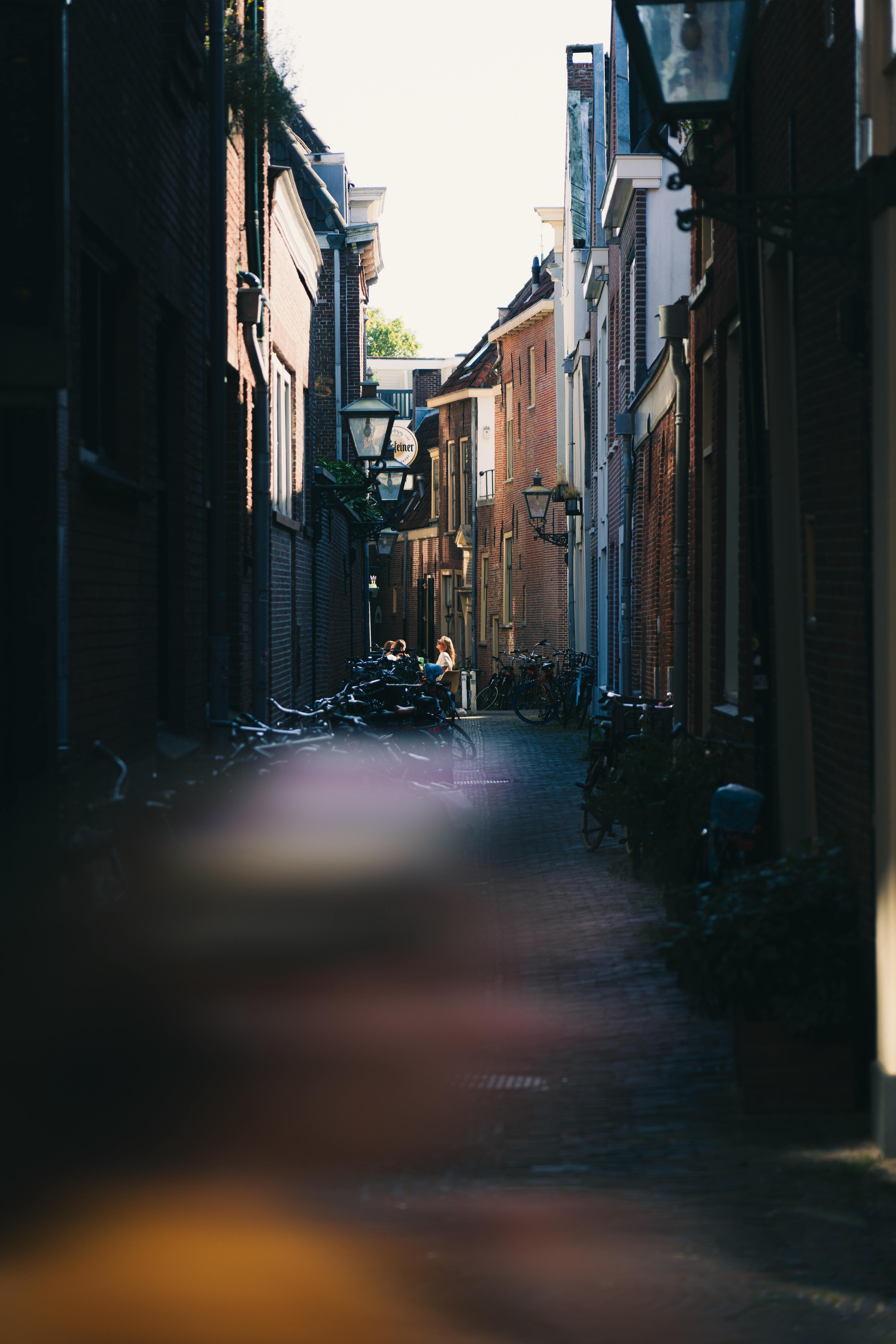 Alleyway · Free Stock Photo
