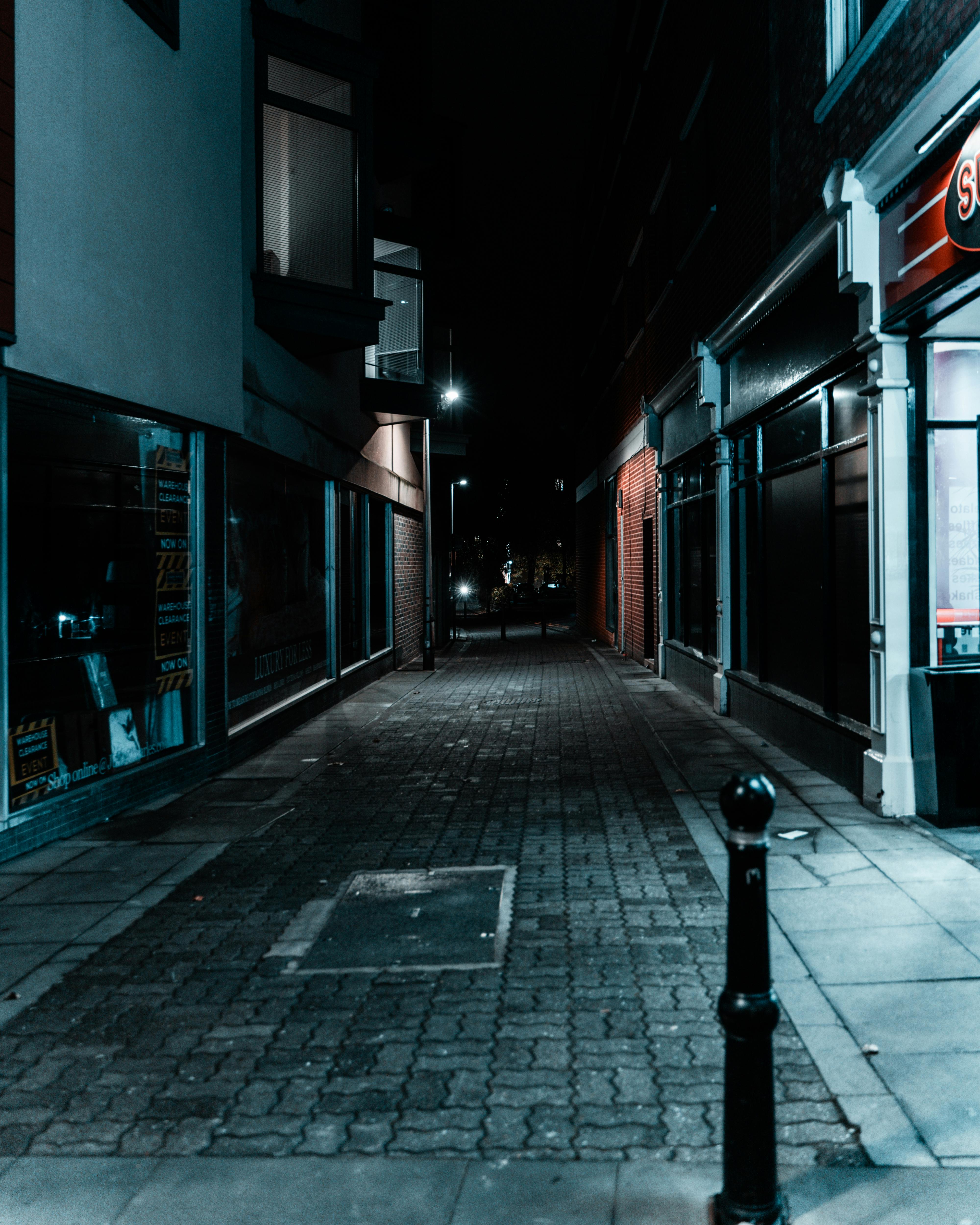 Alleyway · Free Stock Photo