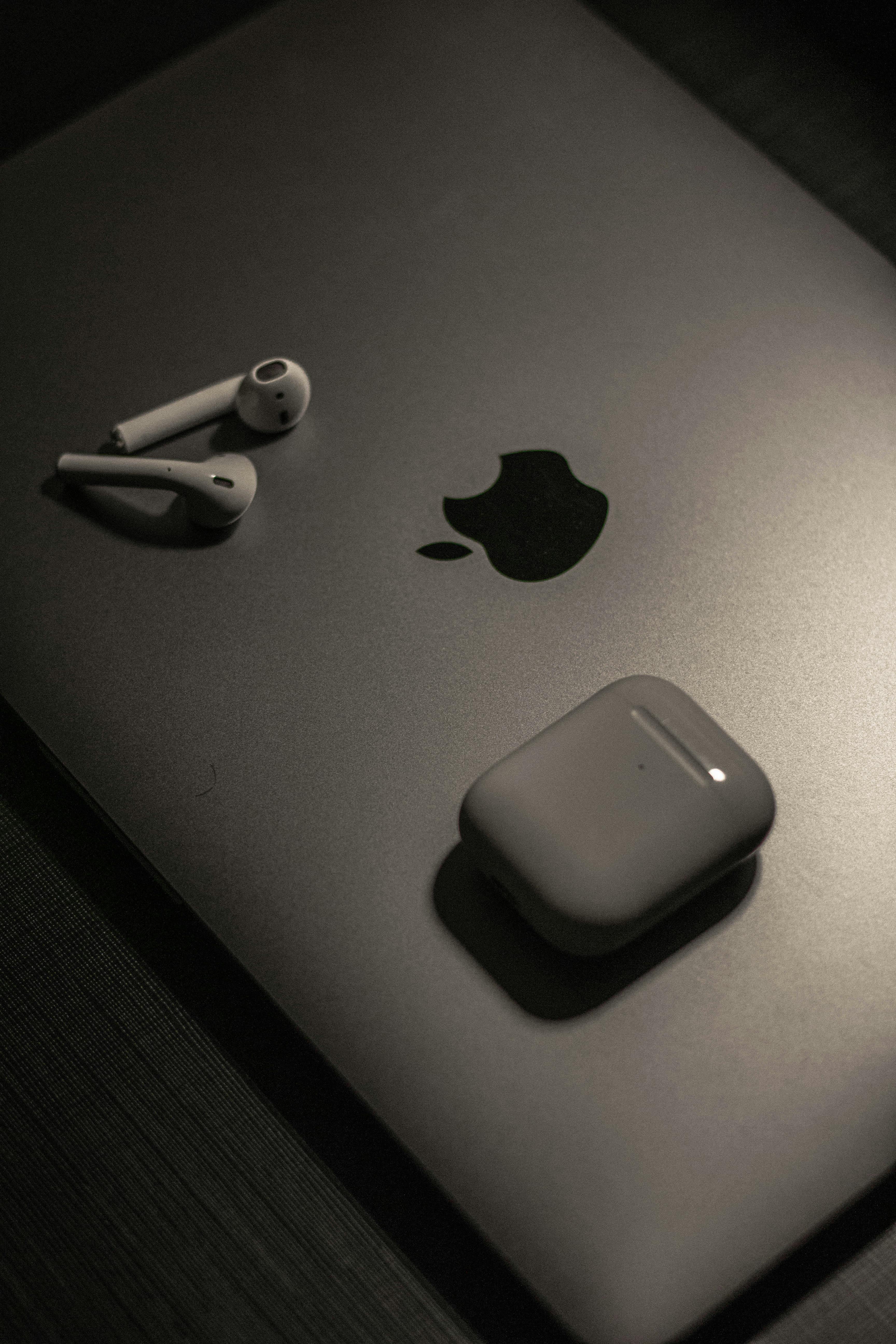 White Apple Airpods on White Table · Free Stock Photo