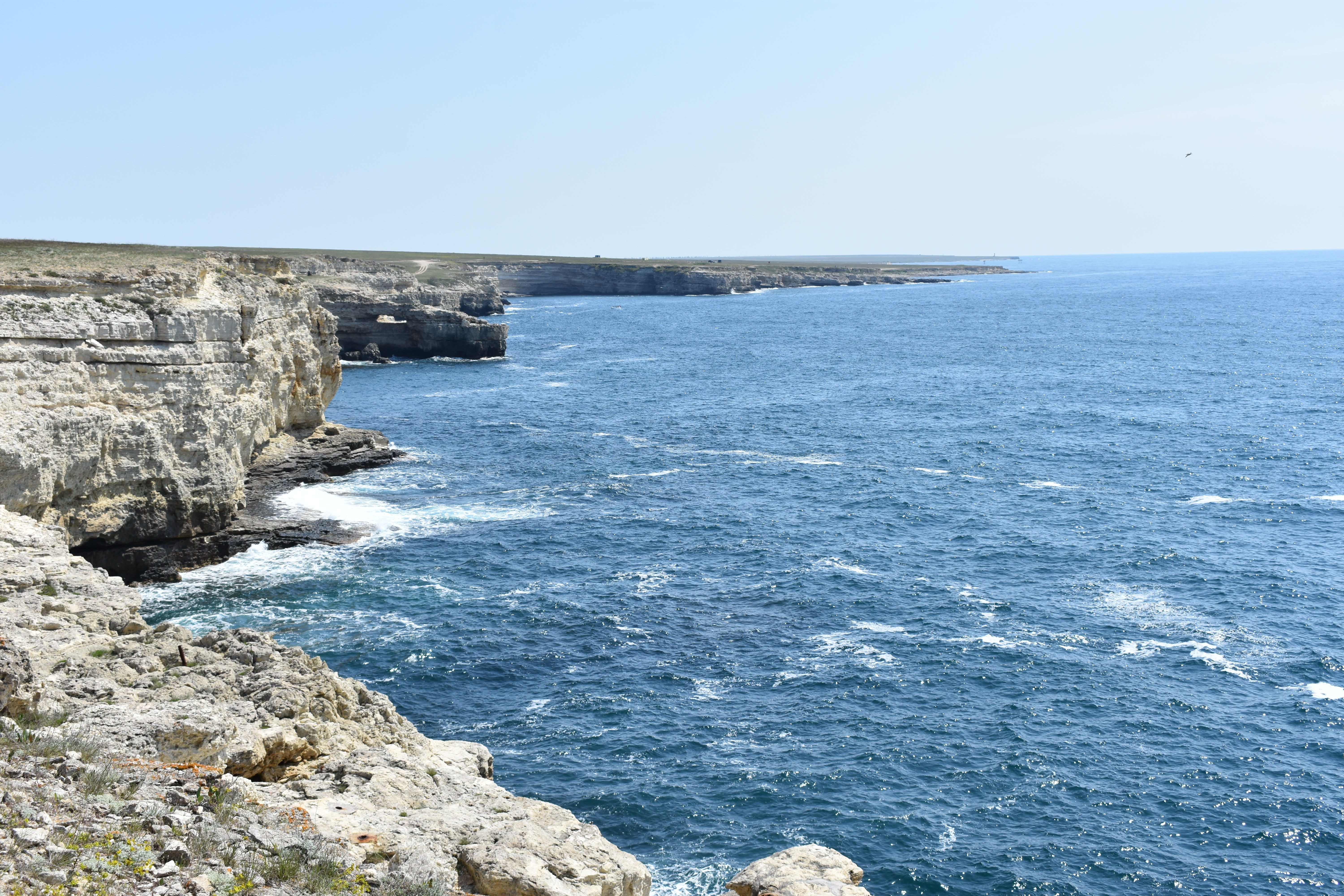 Seacoast with a Cliff · Free Stock Photo