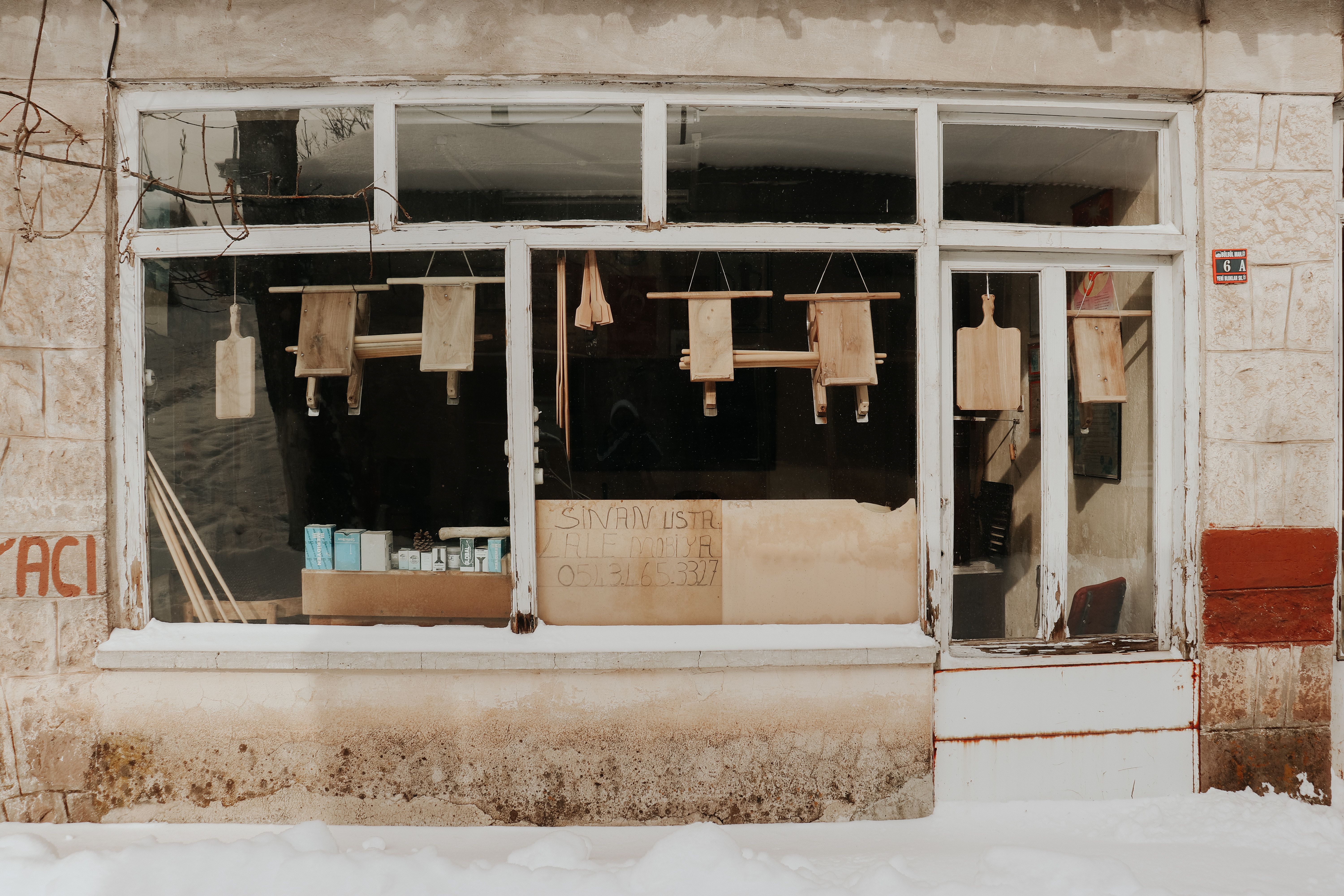 Abandoned City Shop with Woodwork · Free Stock Photo