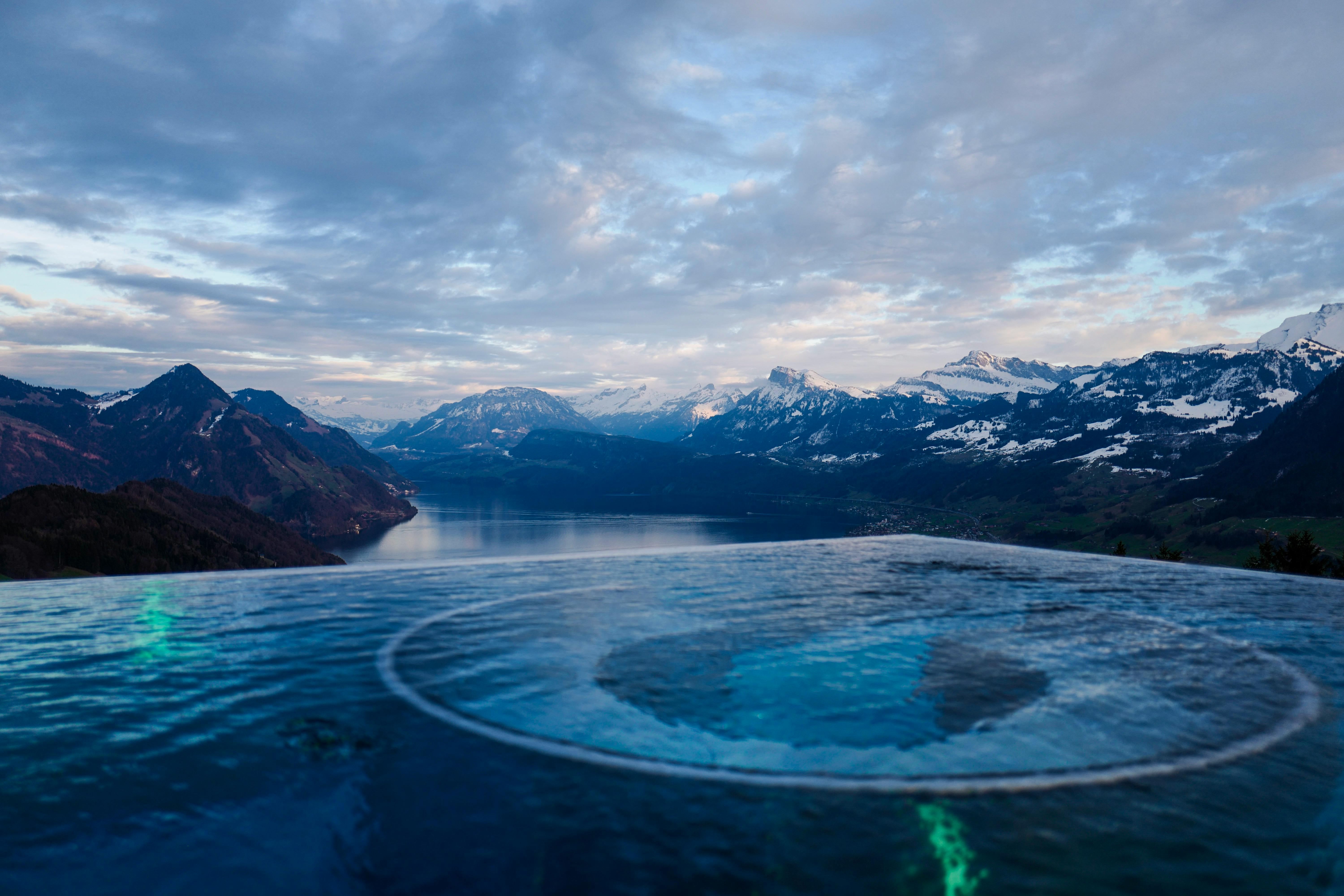 500+ Amazing Infinity Pool Photos · Pexels · Free Stock Photos