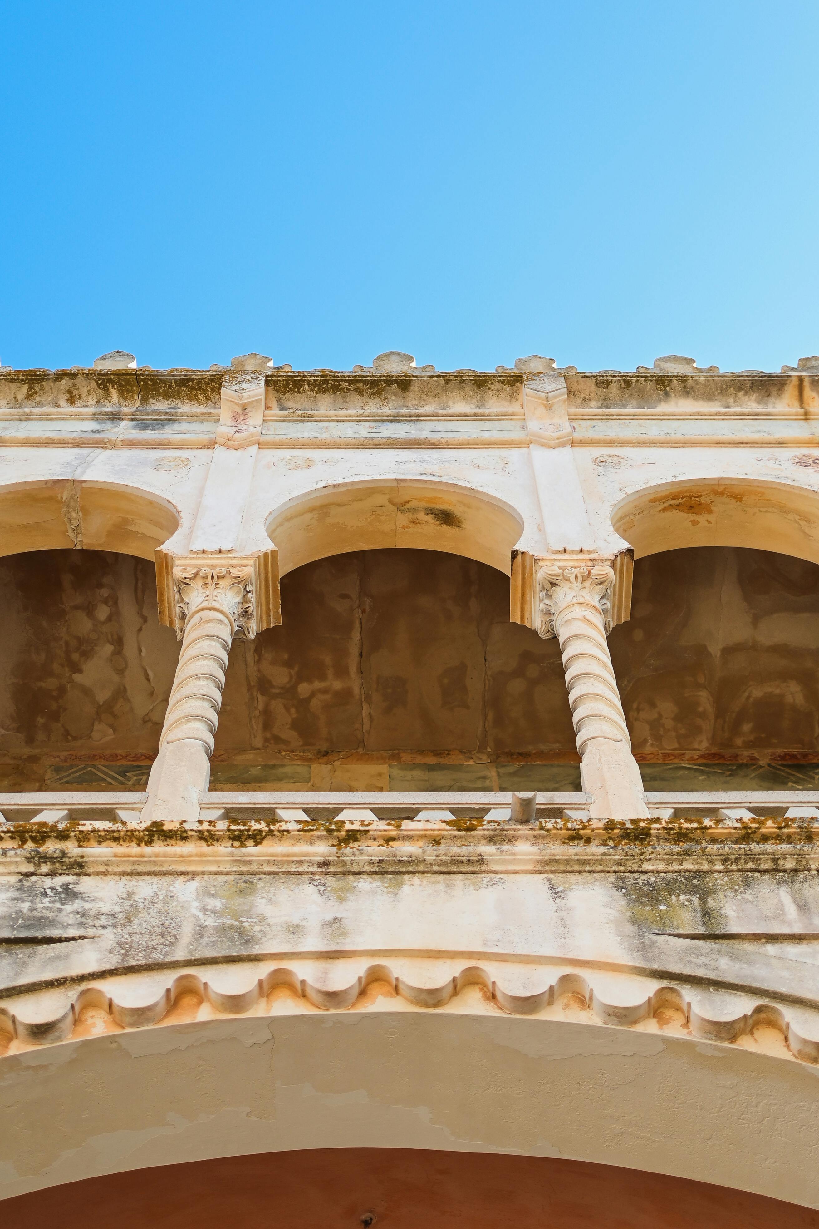 Classic Monuments with Columns · Free Stock Photo