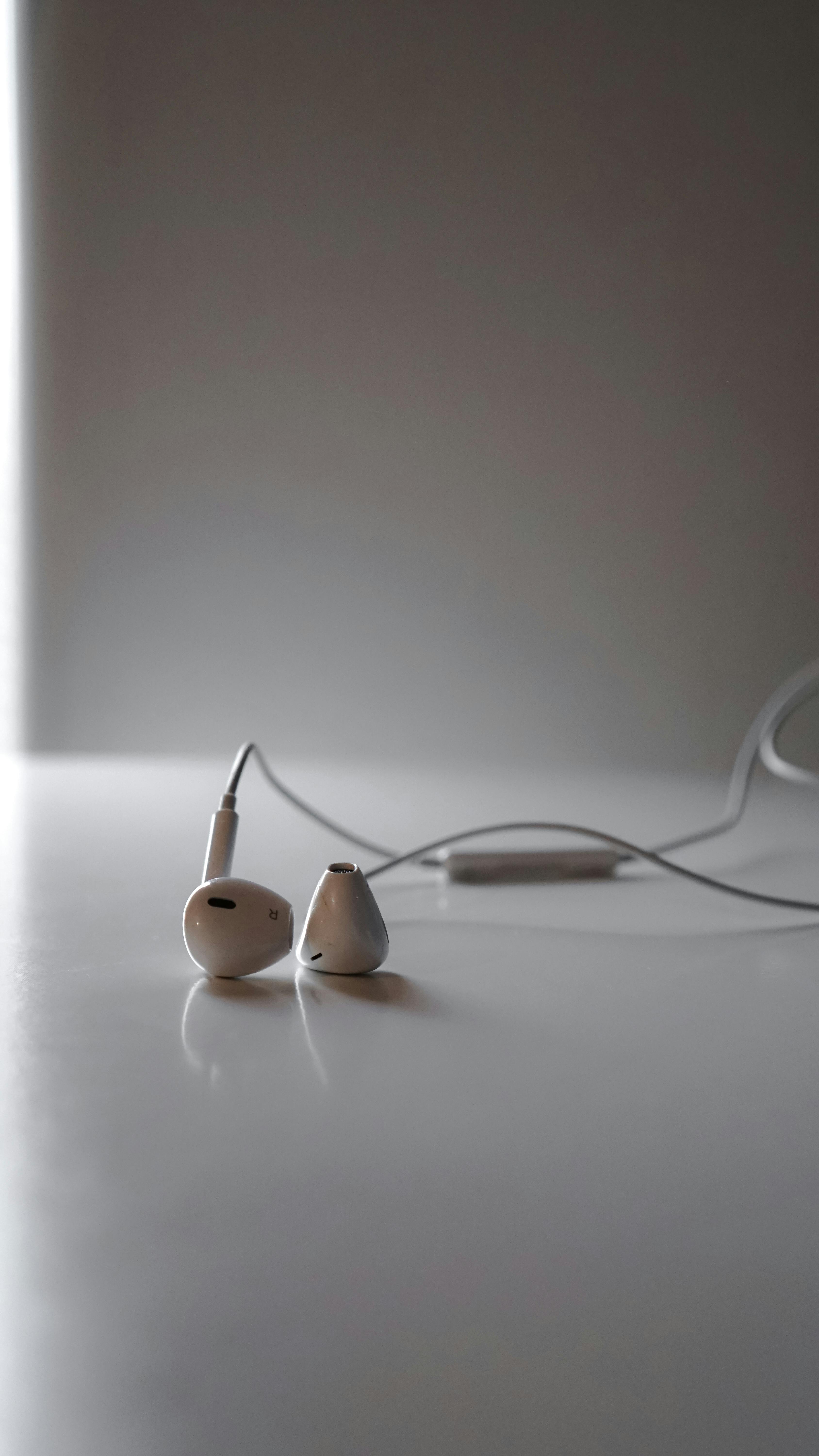 Apple Earpods · Free Stock Photo