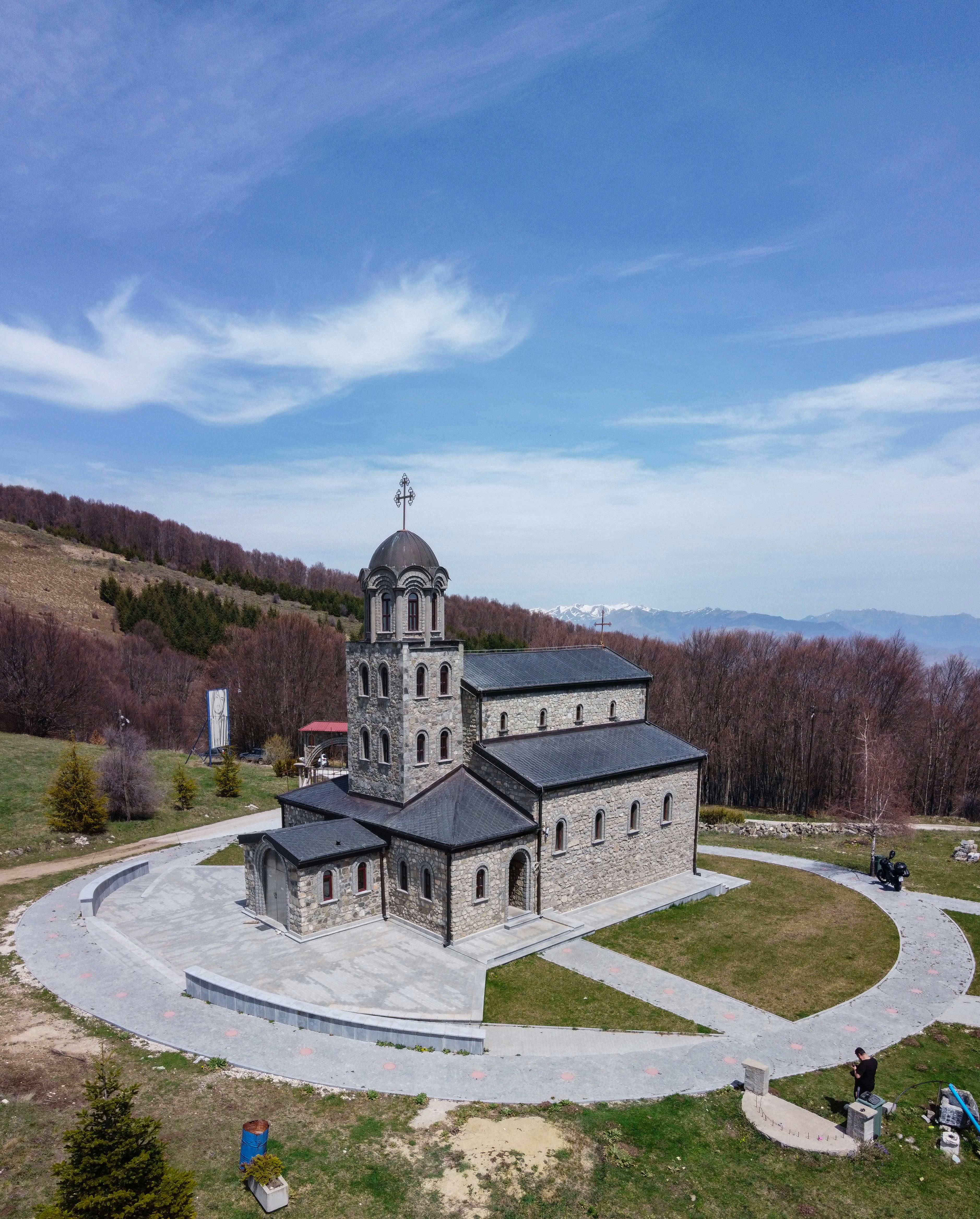Church in Mountains · Free Stock Photo
