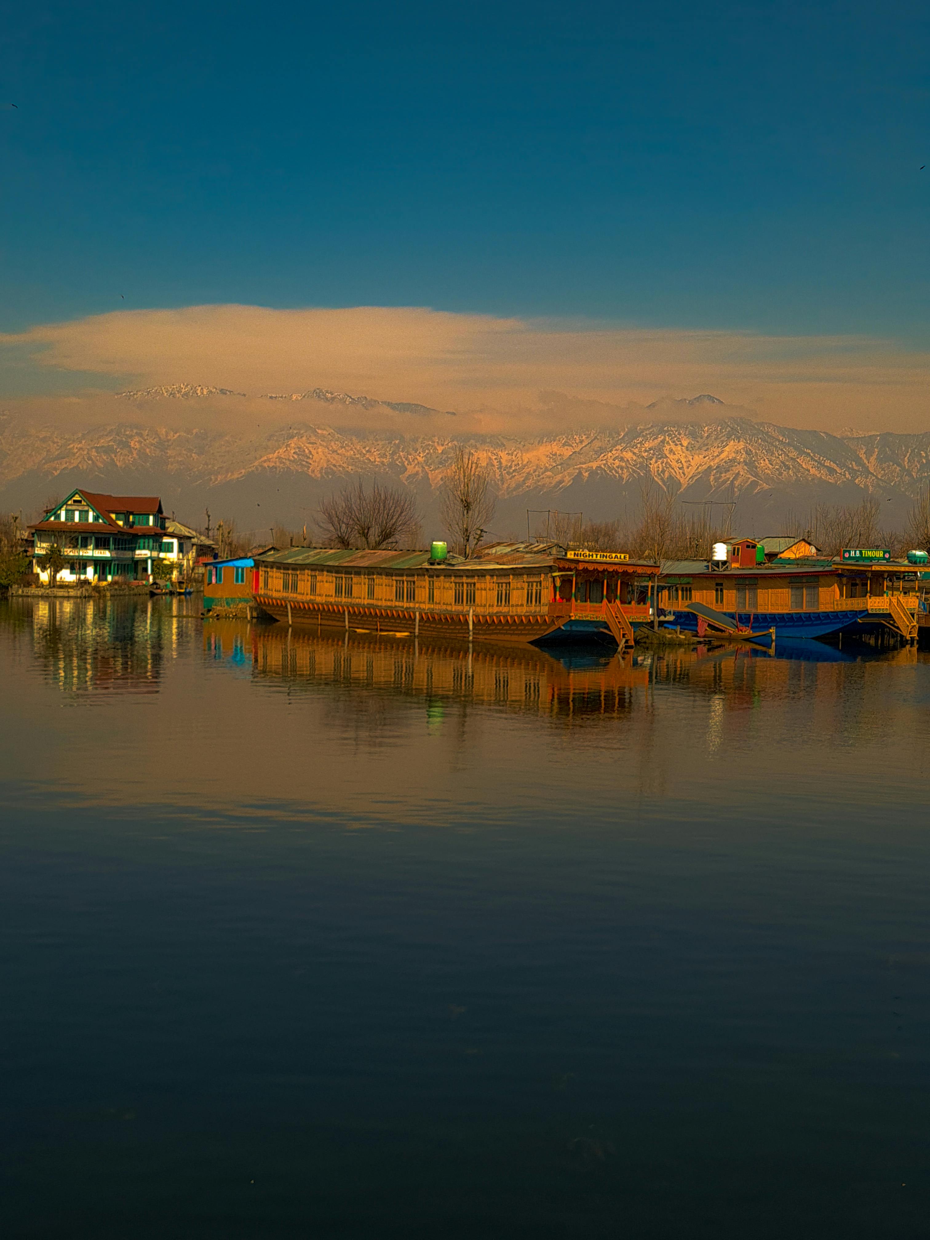 Mountain Peak and Town · Free Stock Photo