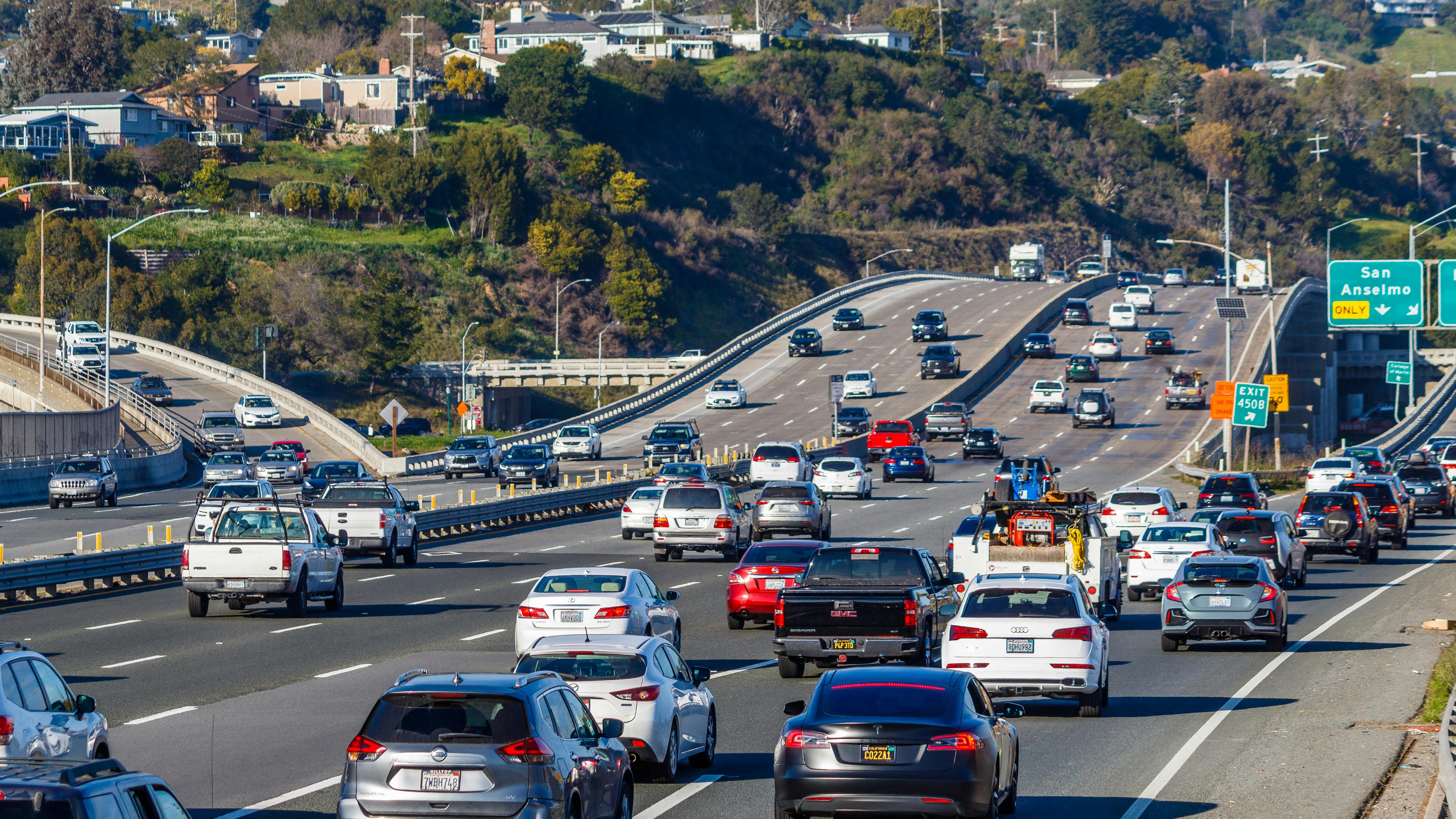 Cars on Highway · Free Stock Photo