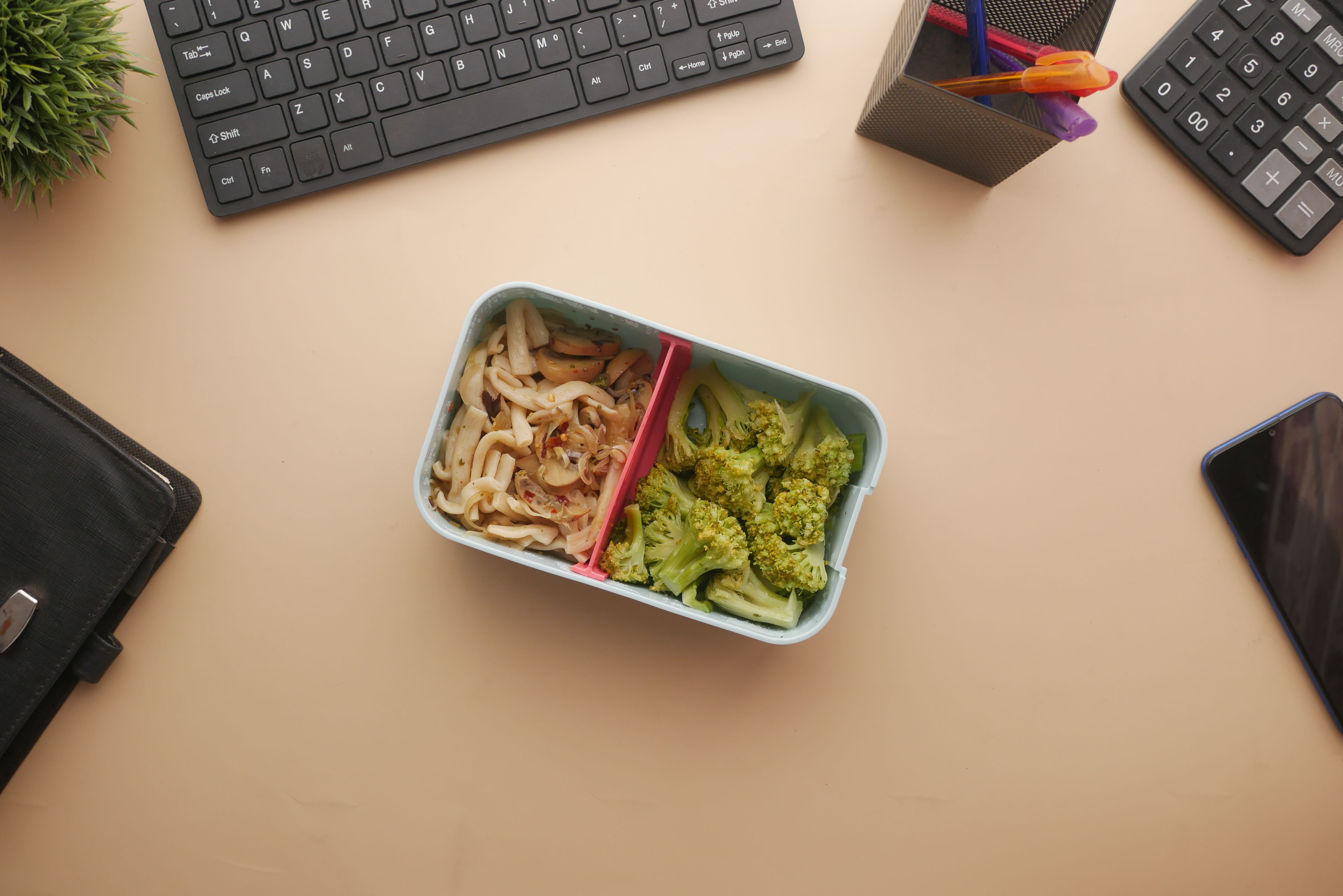 Office Lunch Photos, Download The BEST Free Office Lunch Stock Photos ...
