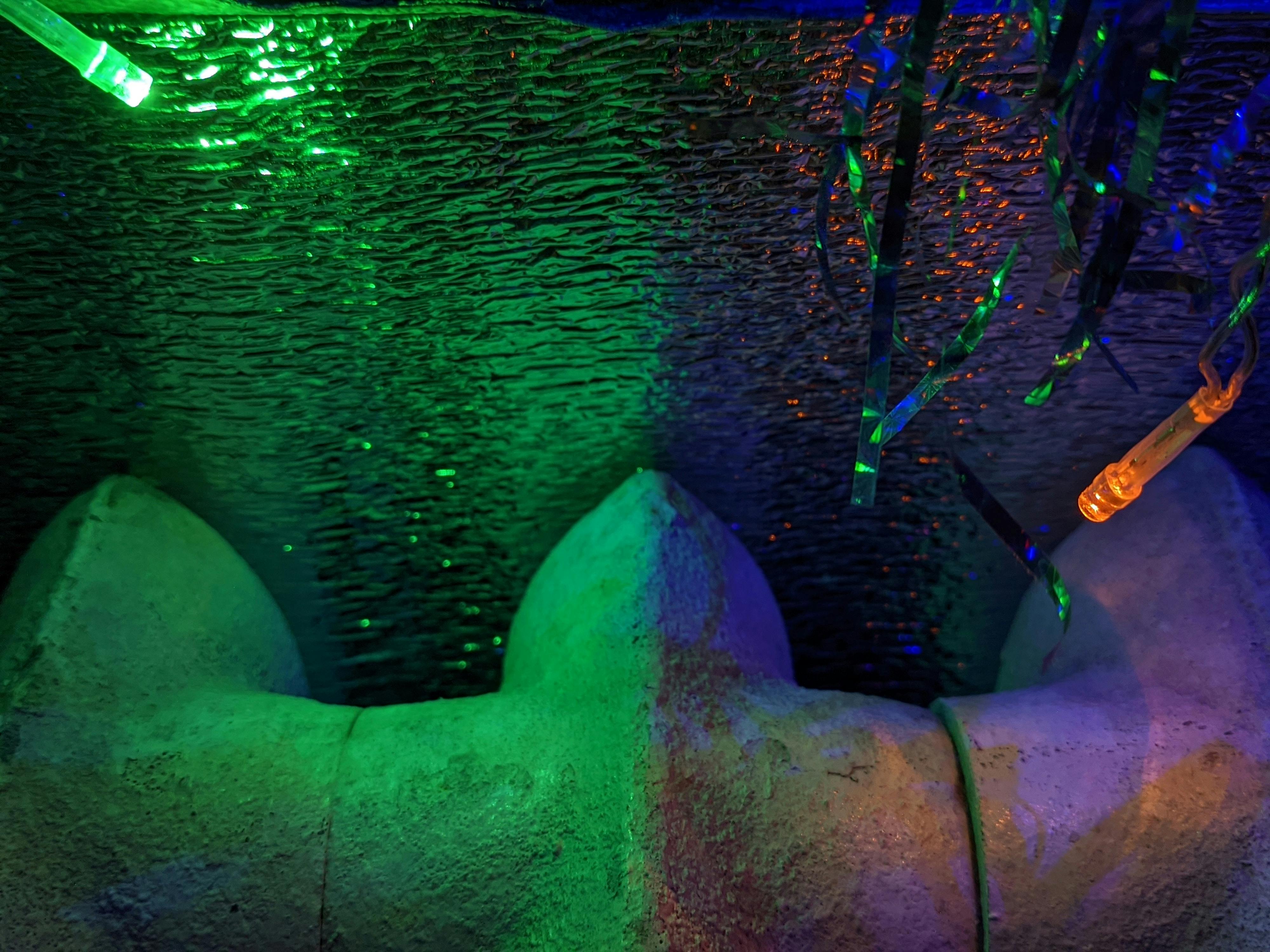 Ally Ross 님의 Bright Lights 컬렉션 사진 및 동영상 22개