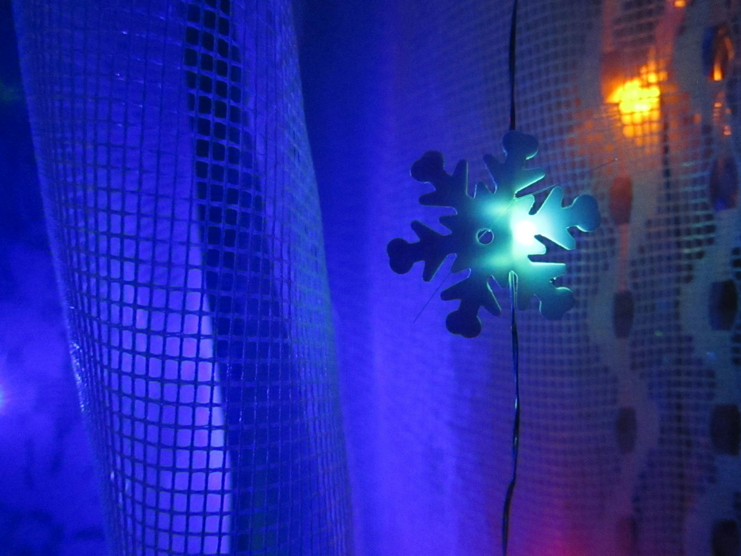 Ally Ross 님의 Bright Lights 컬렉션 사진 및 동영상 22개