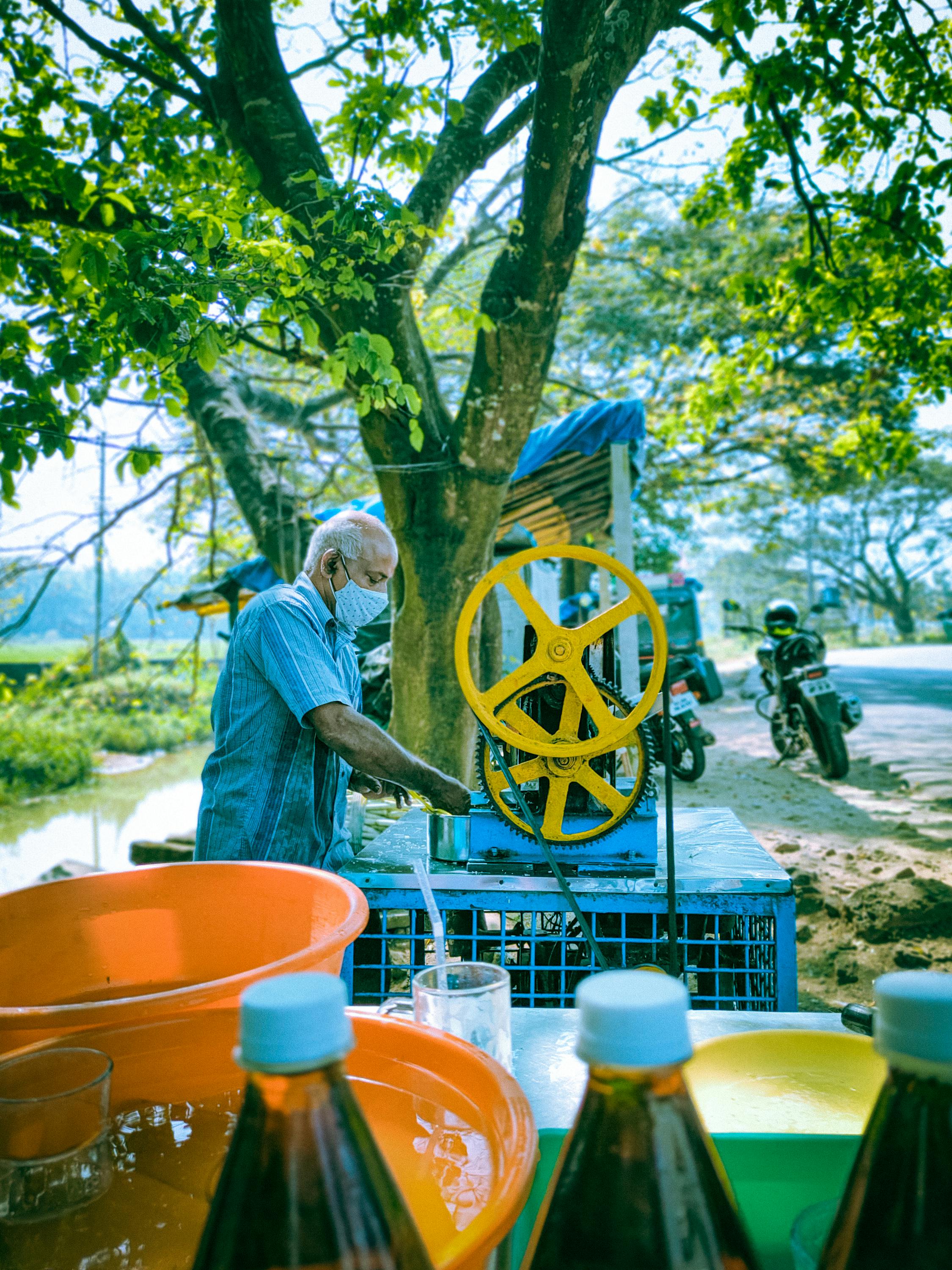 134,759+ Best Free Street vendor Stock Photos & Images · 100% Royalty ...