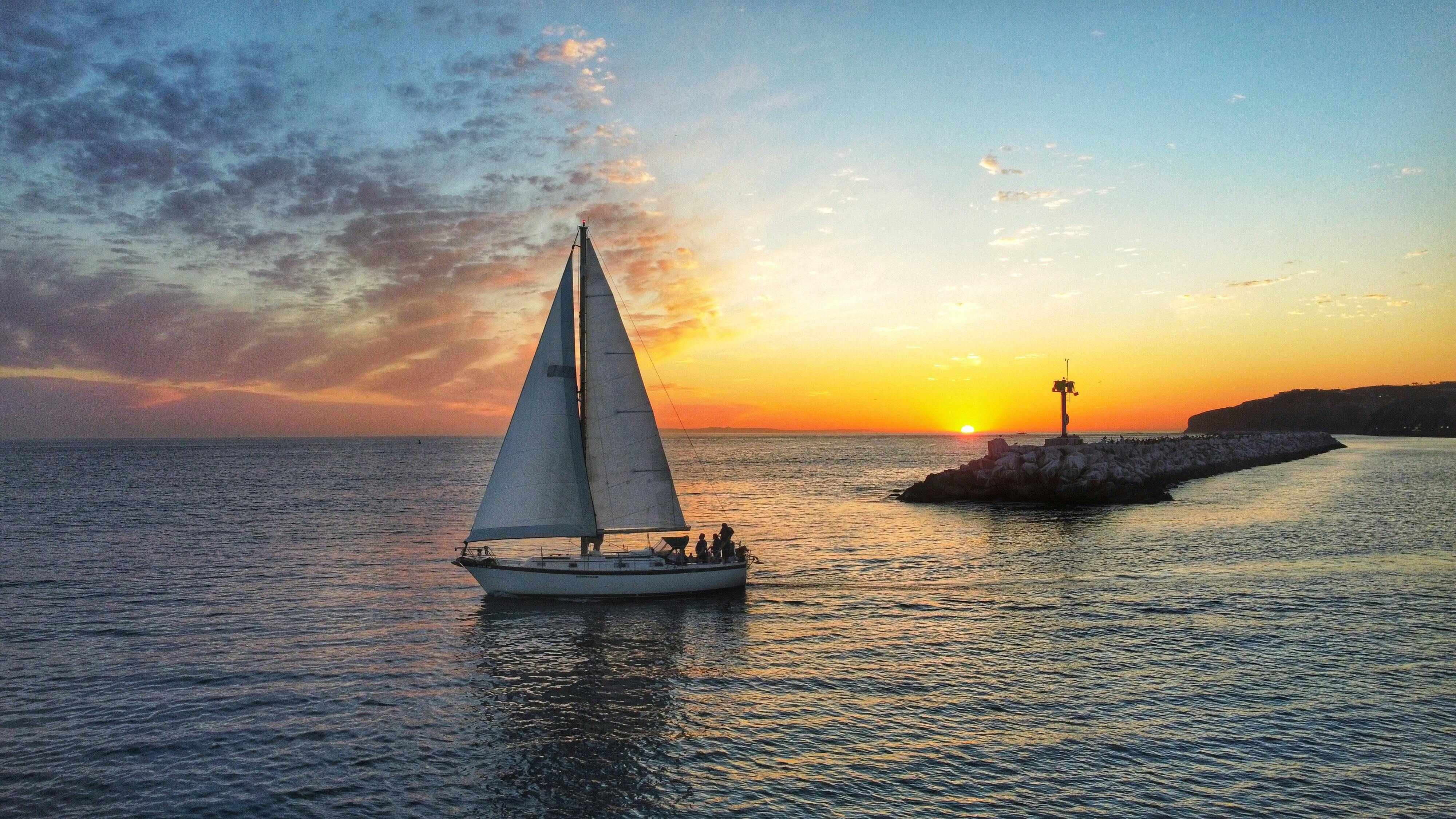 White Sailboat on the Sea · Free Stock Photo