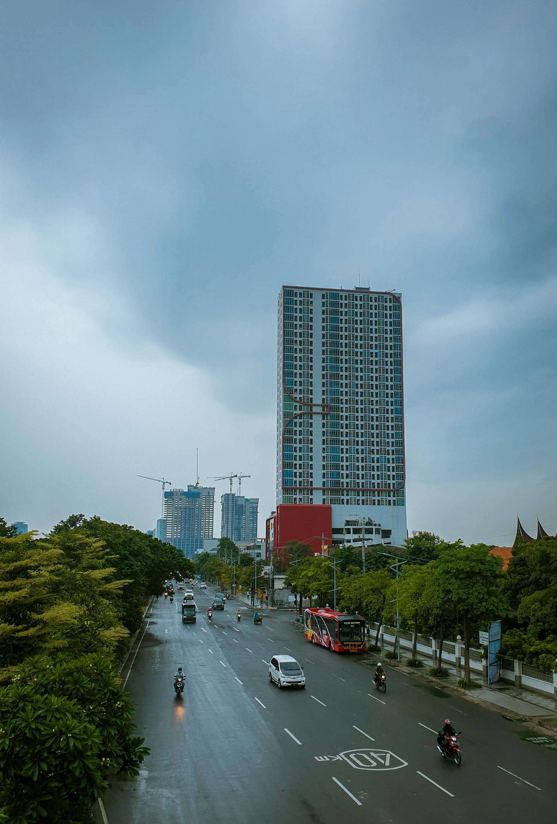 Overcast over Street in Town · Free Stock Photo