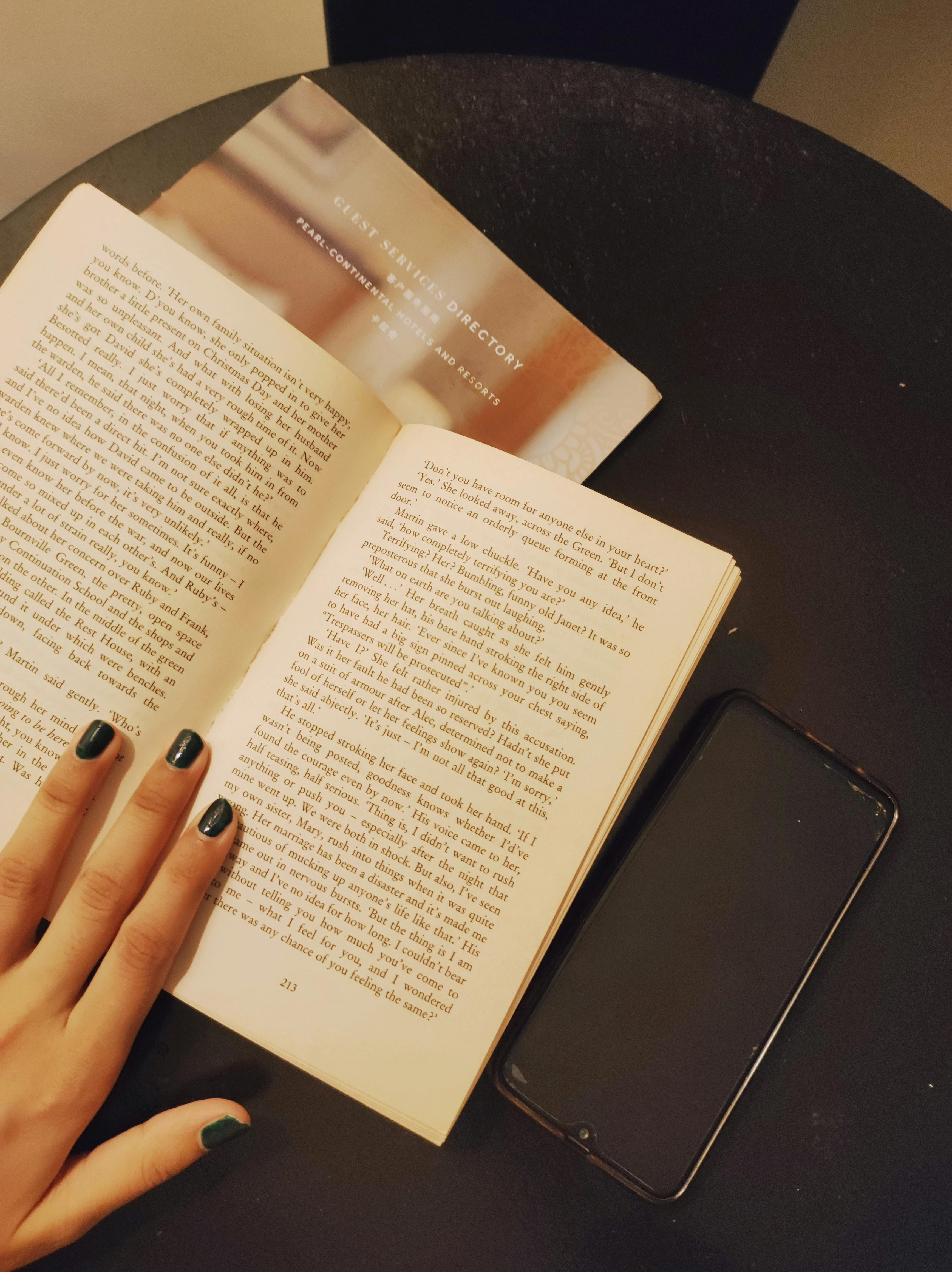 Book covers · Pexels