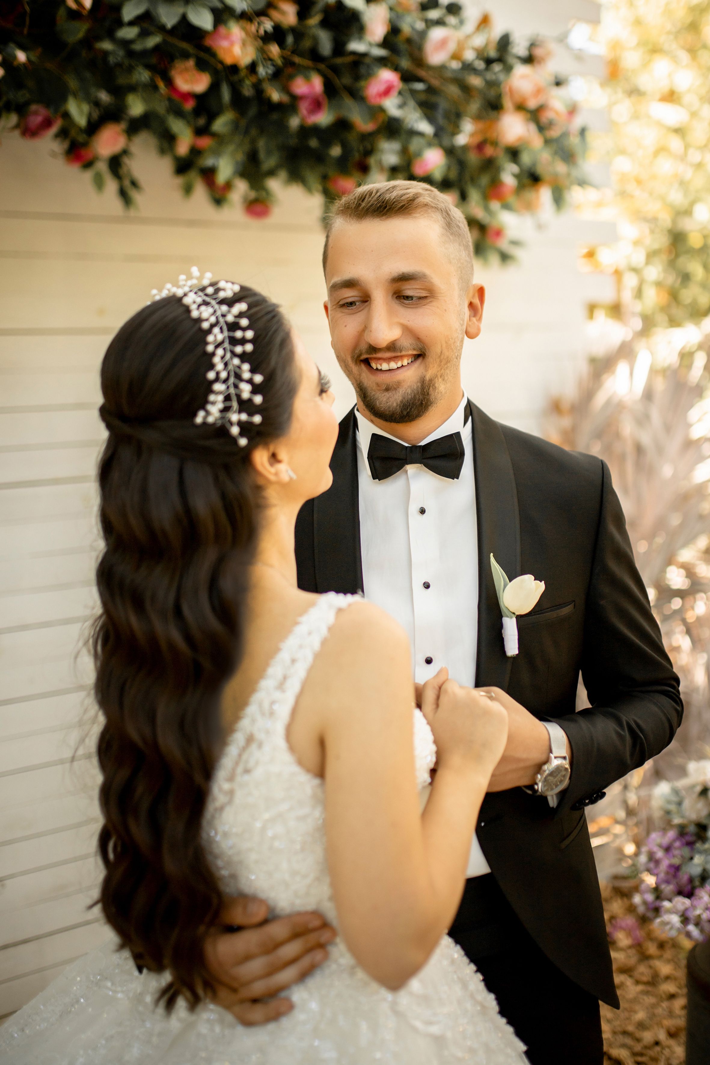 A Front View of a Smiling Newlywed Couple · Free Stock Photo