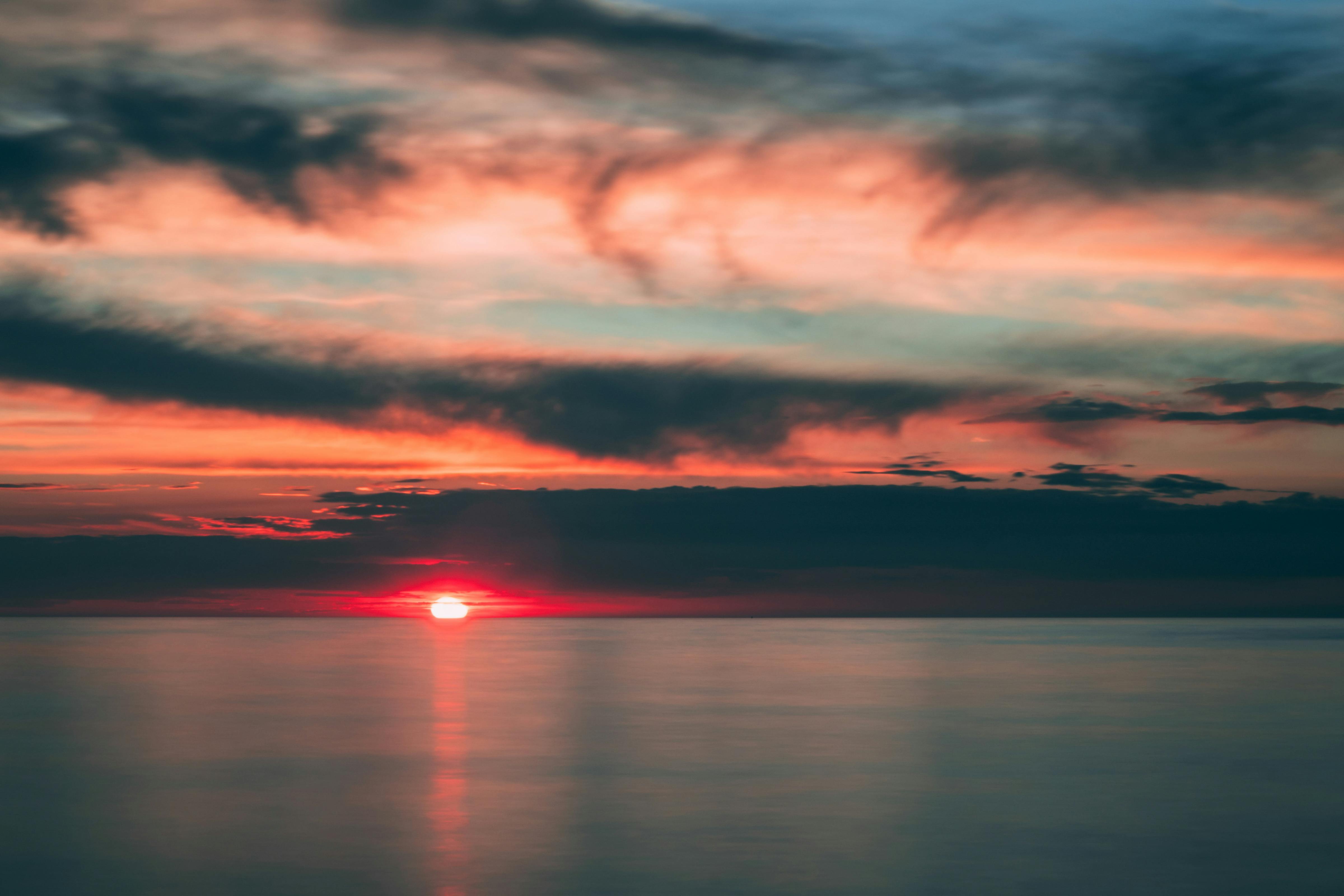 Full Moon above Clouds · Free Stock Photo