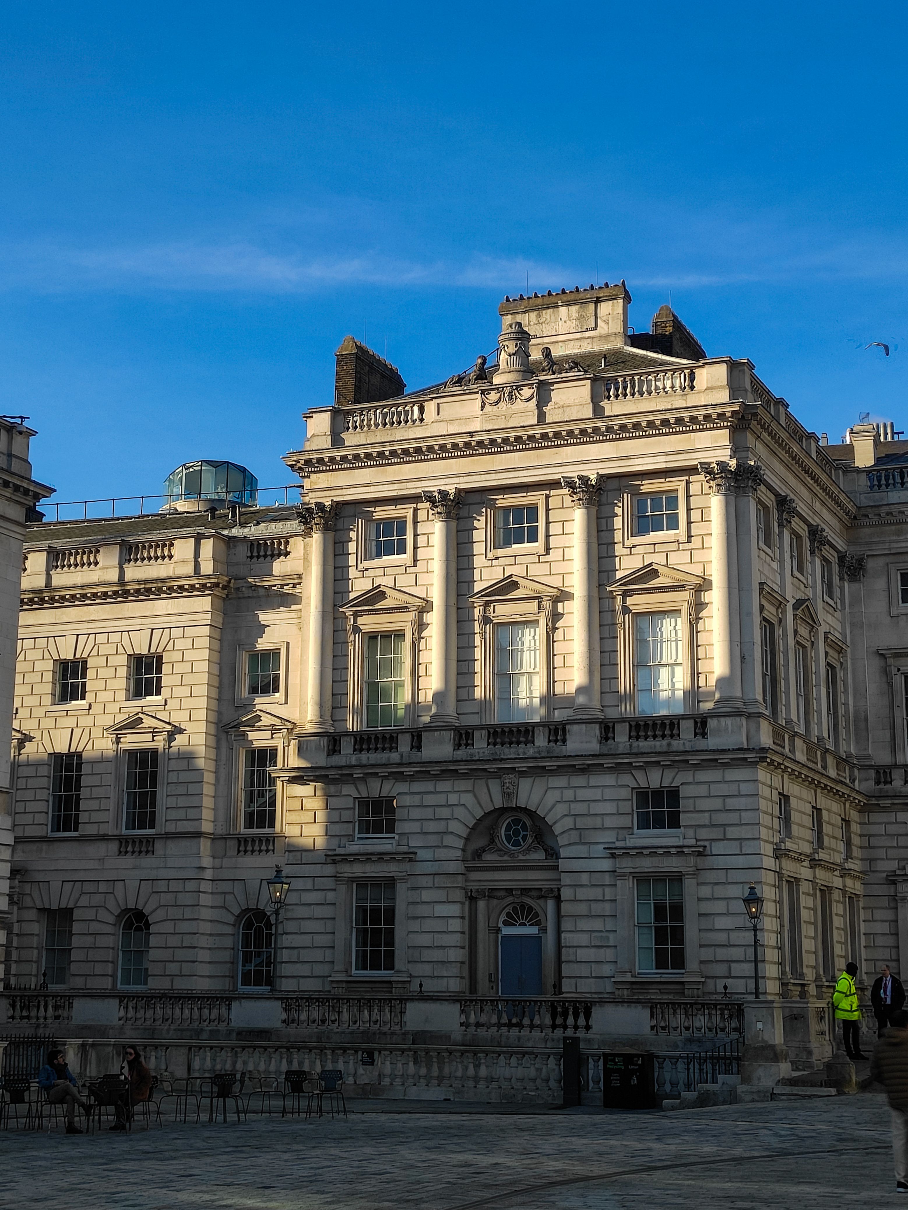 Columns and Ornamented Walls of Building · Free Stock Photo