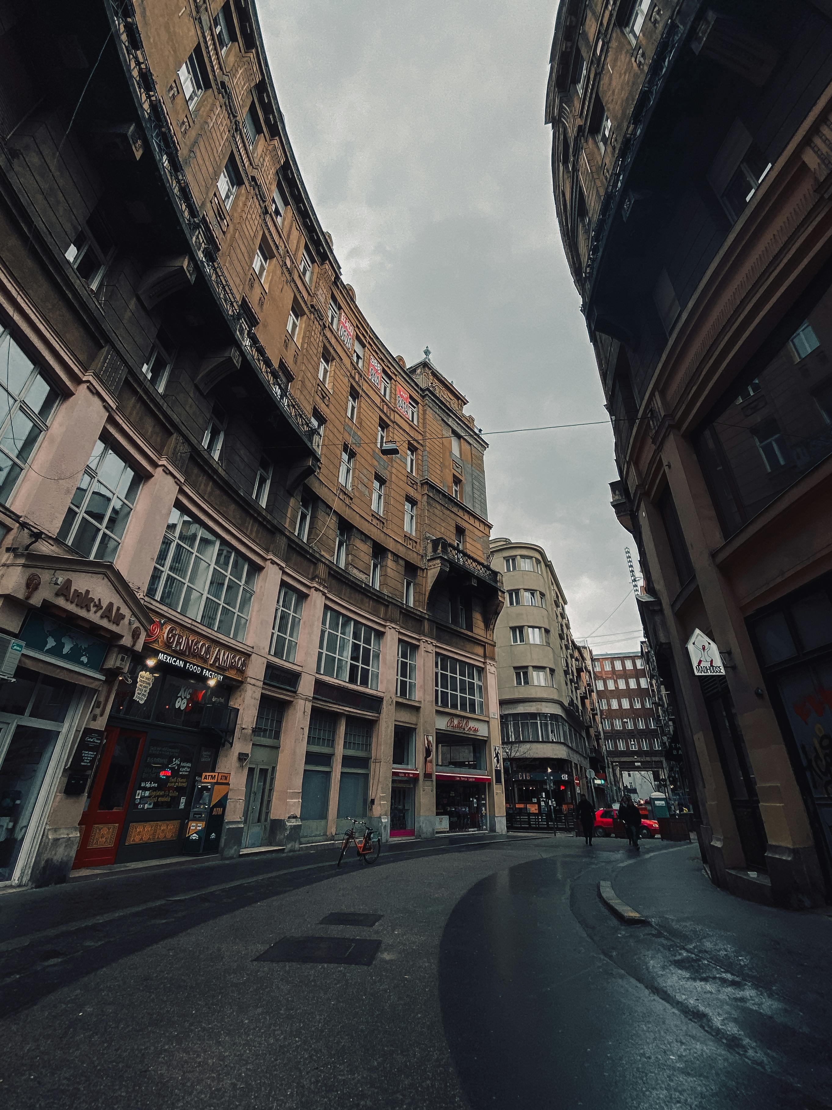 Curved Street Photos, Download The BEST Free Curved Street Stock Photos ...