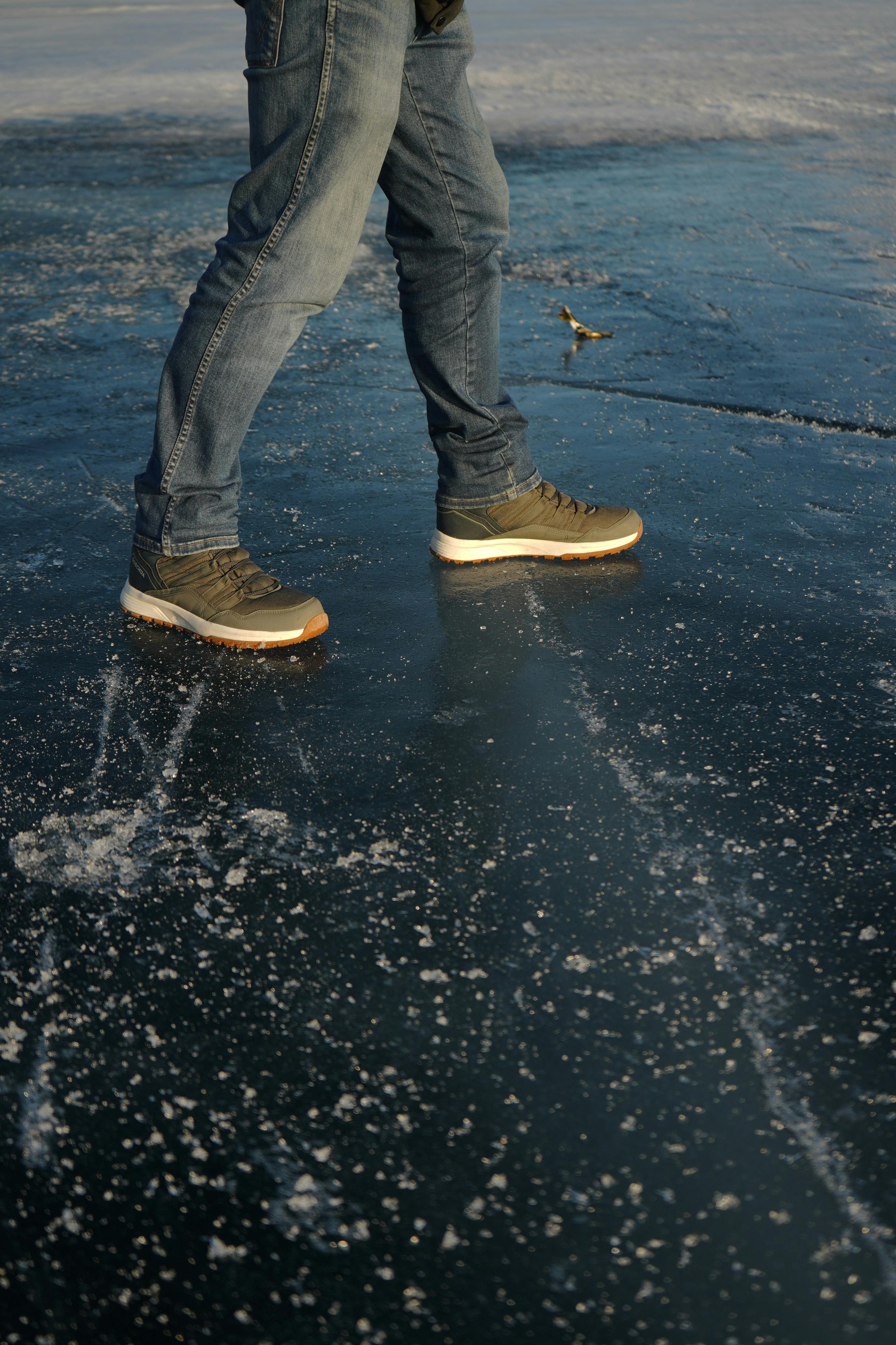 Apply Ice Pack On Bruised Legs Photos, Download The BEST Free Apply Ice ...