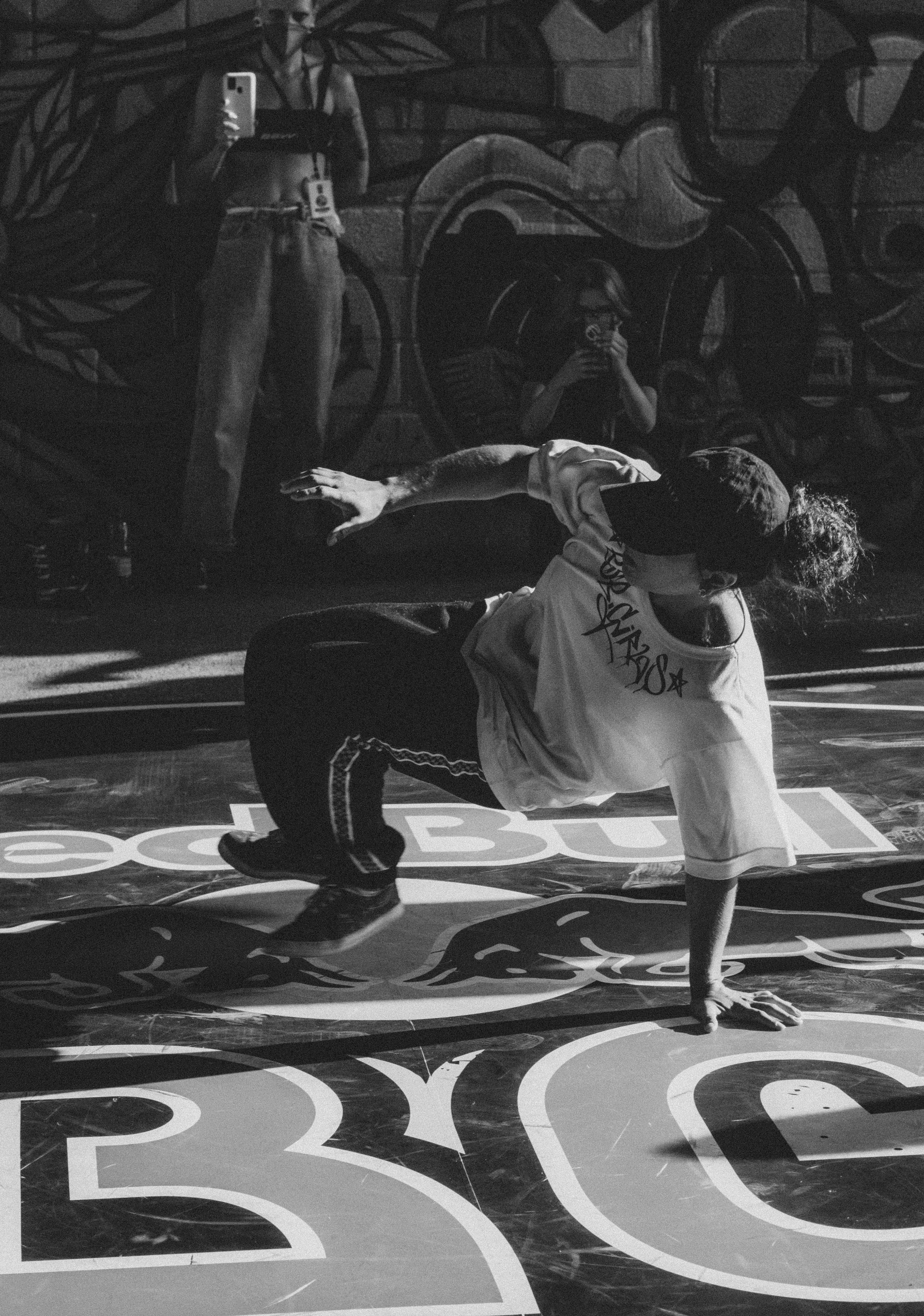 Breakdance in Black and White · Free Stock Photo