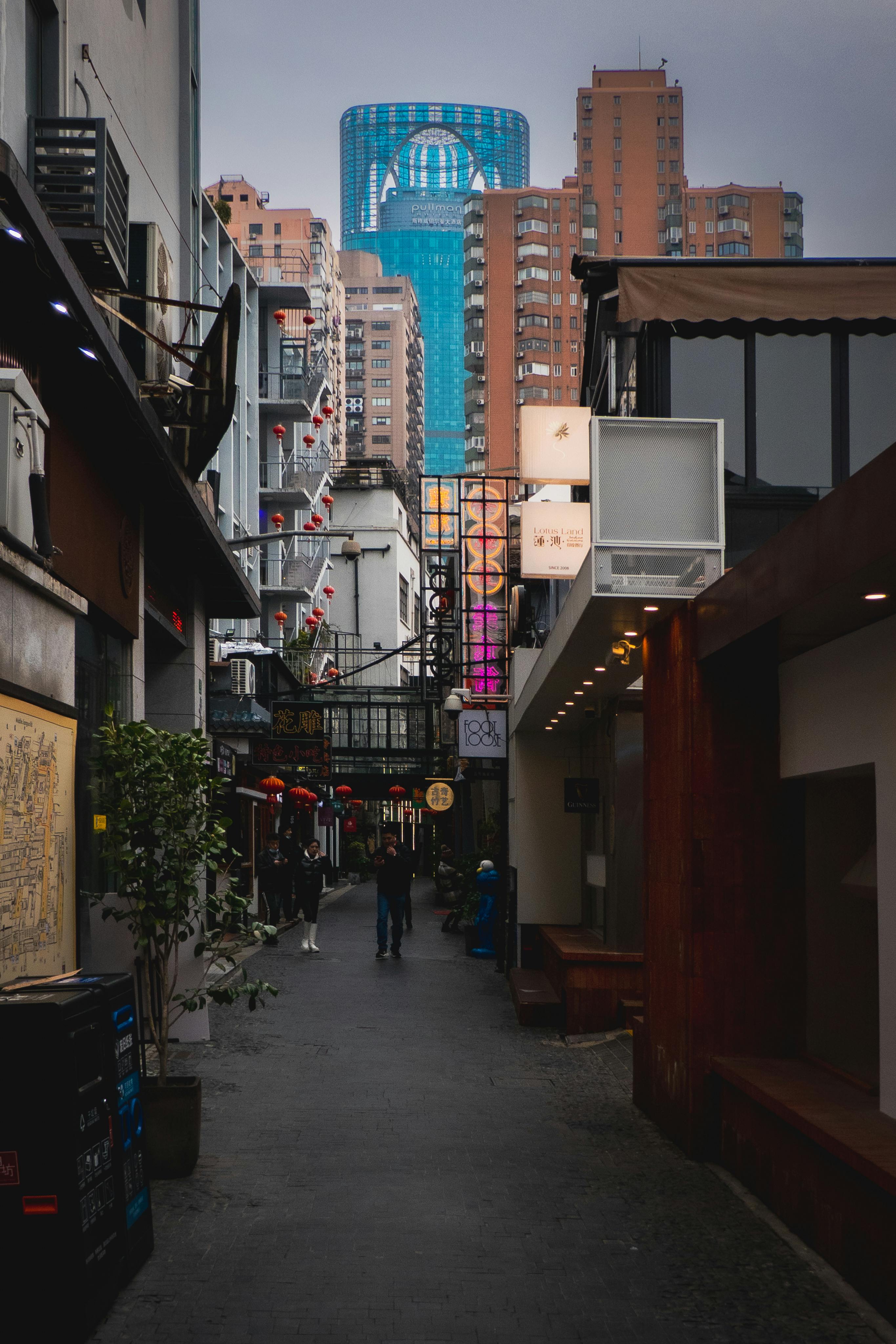 City Alleyway Photos, Download The BEST Free City Alleyway Stock Photos ...