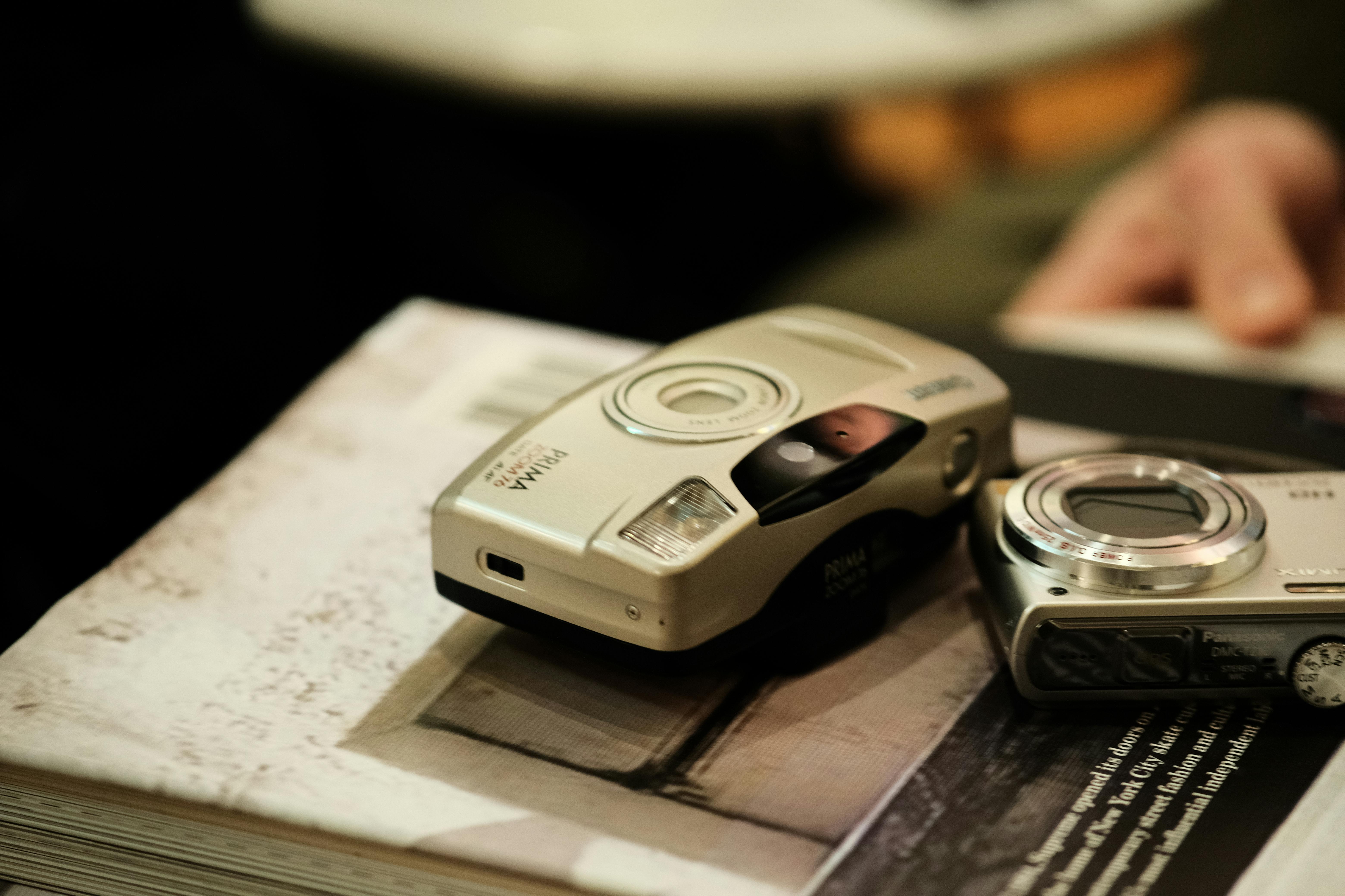 Retro Obsolete Camera · Free Stock Photo