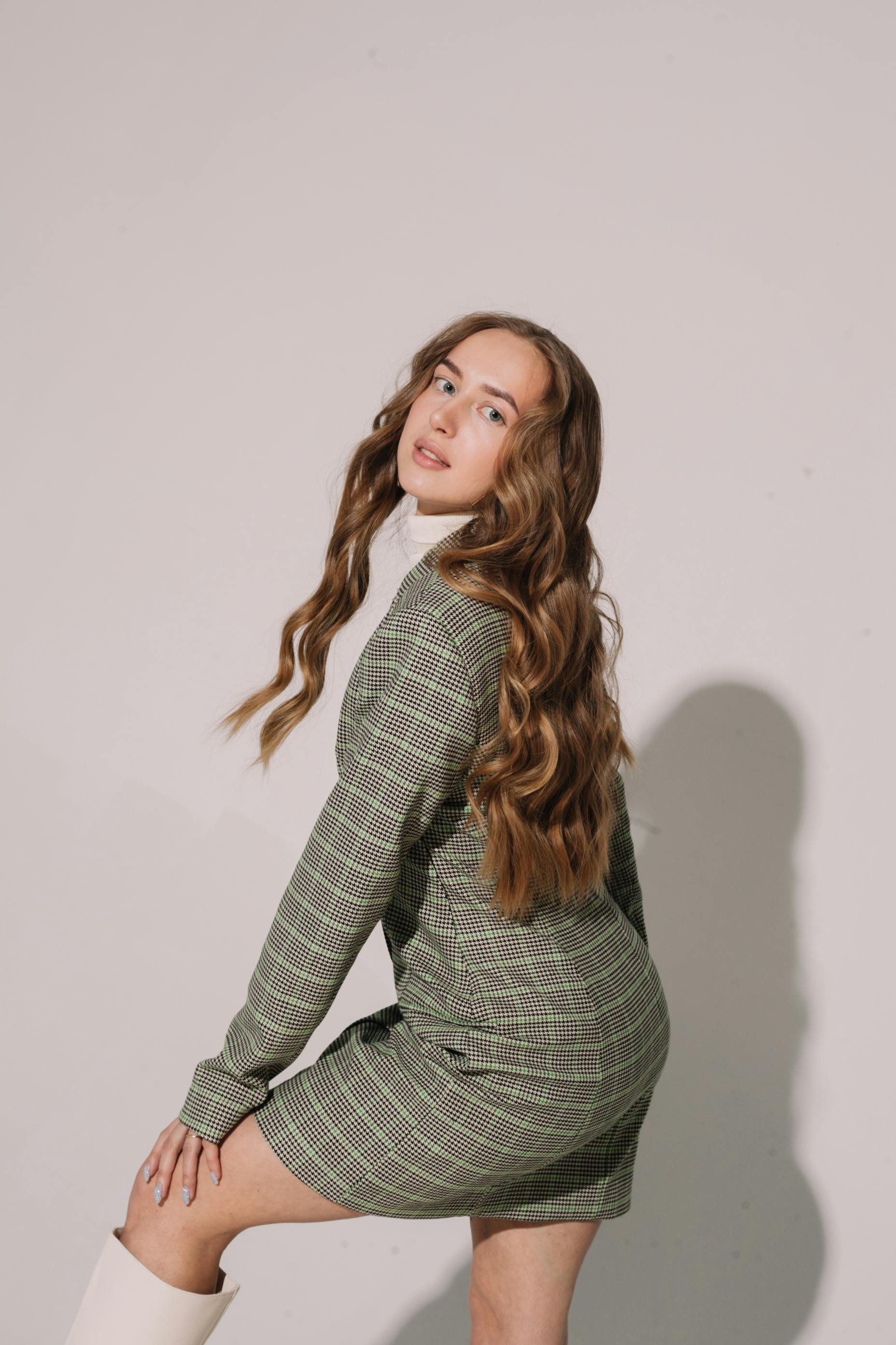 Beautiful Women Leaning Back to Back · Free Stock Photo