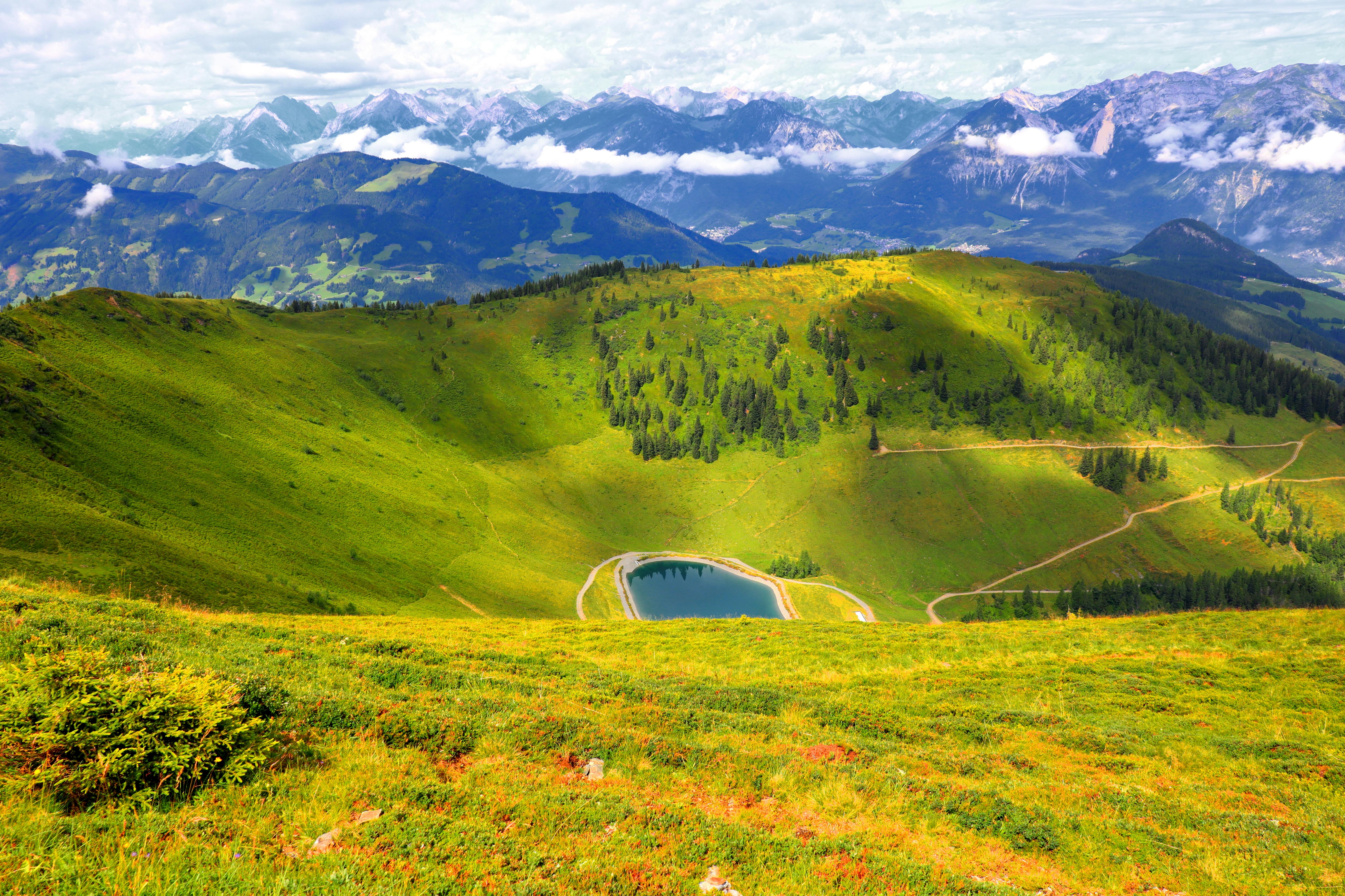 Beautiful Green Mountains · Free Stock Photo