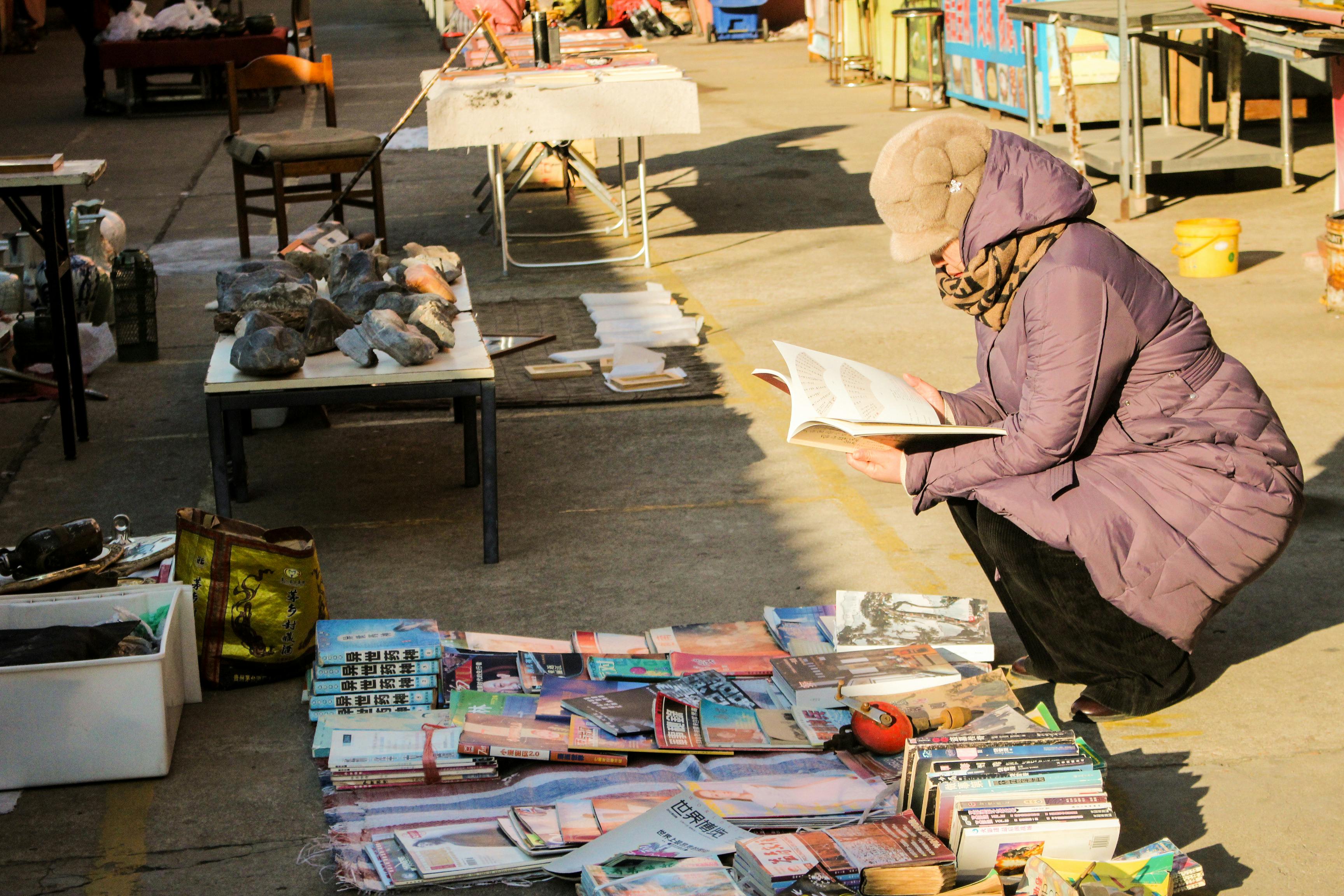 Book Stalls Photos, Download The BEST Free Book Stalls Stock Photos ...