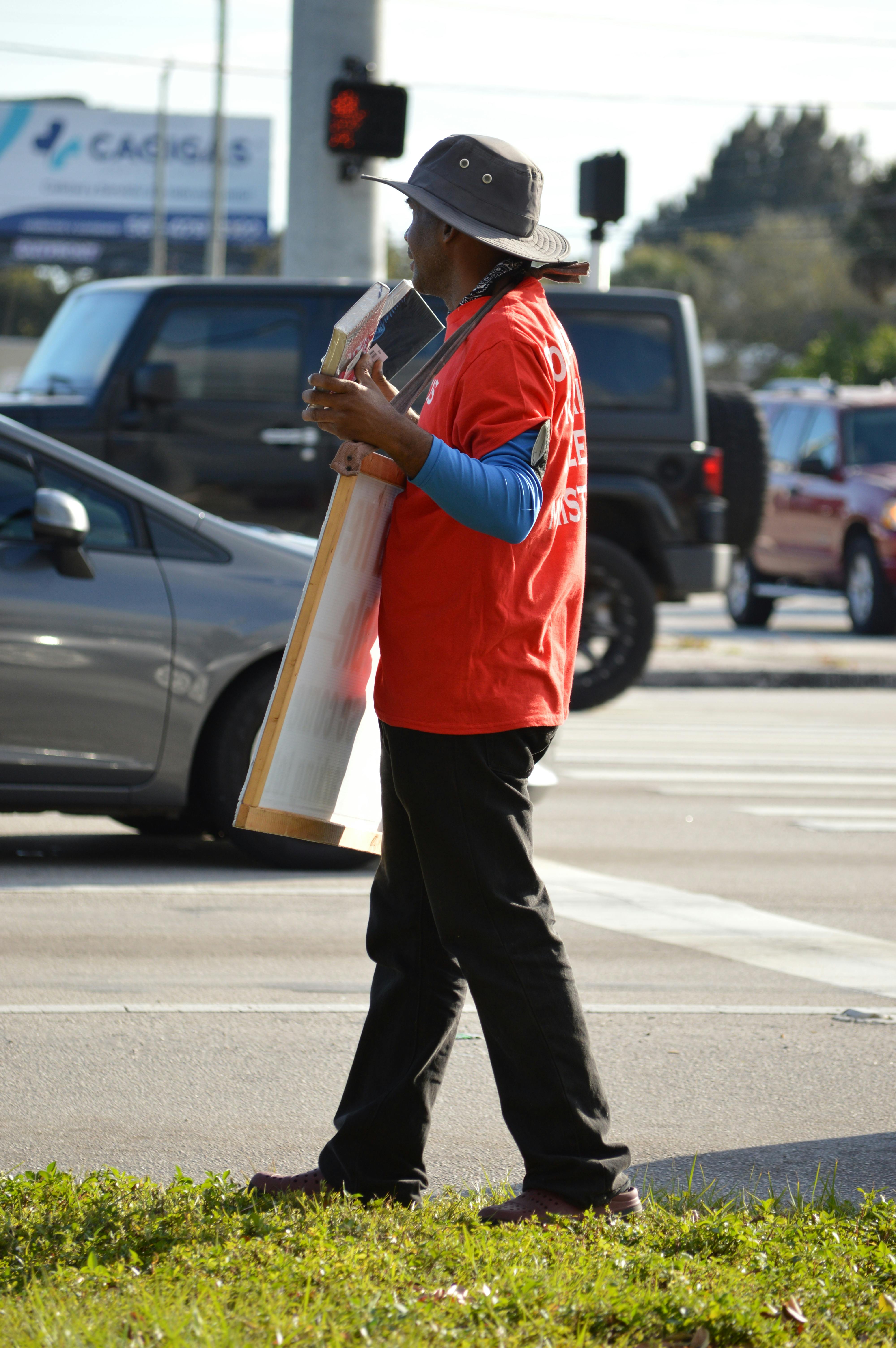 Man Demonstrating near Street · Free Stock Photo