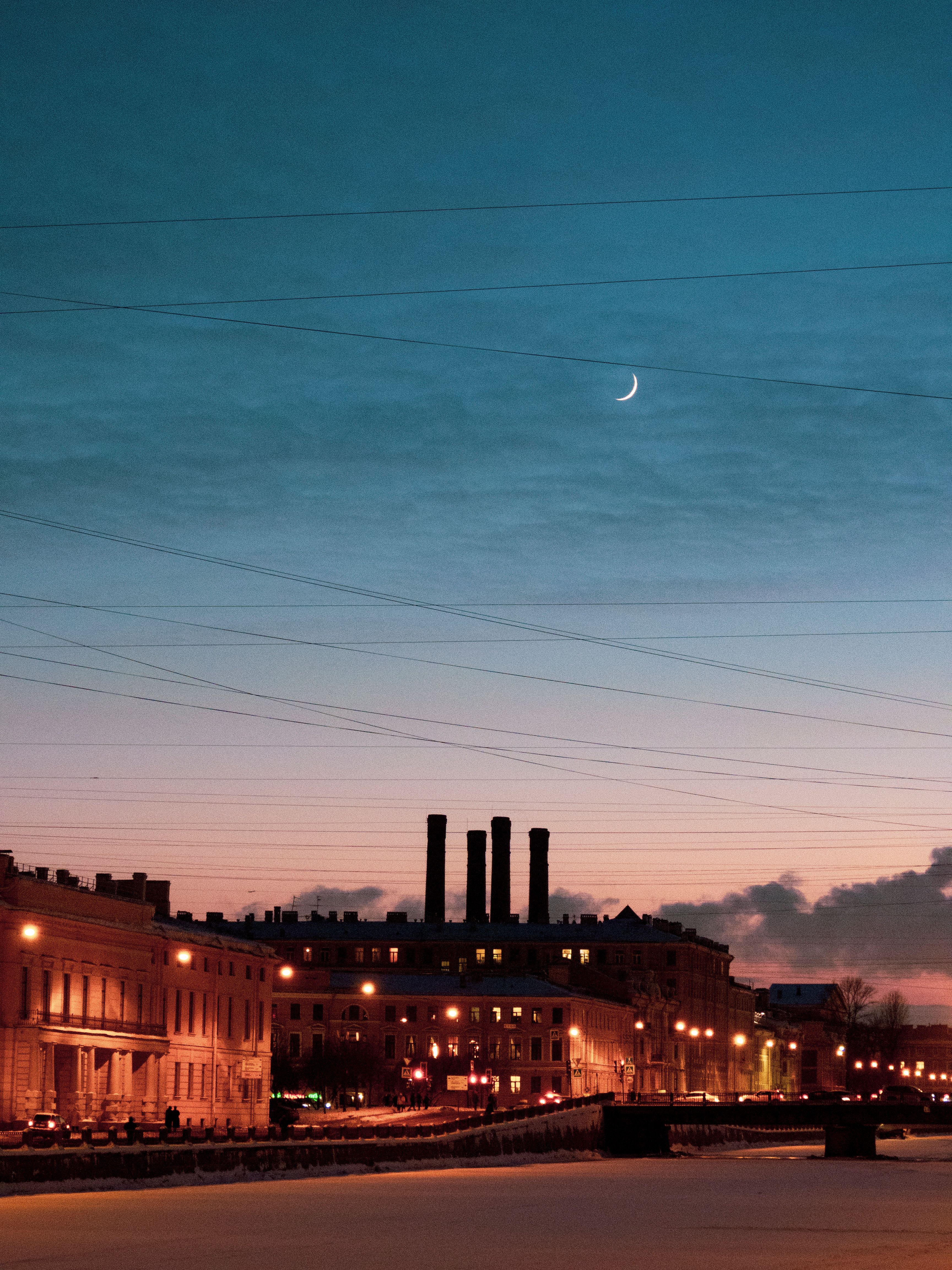 Crescent Moon over City · Free Stock Photo