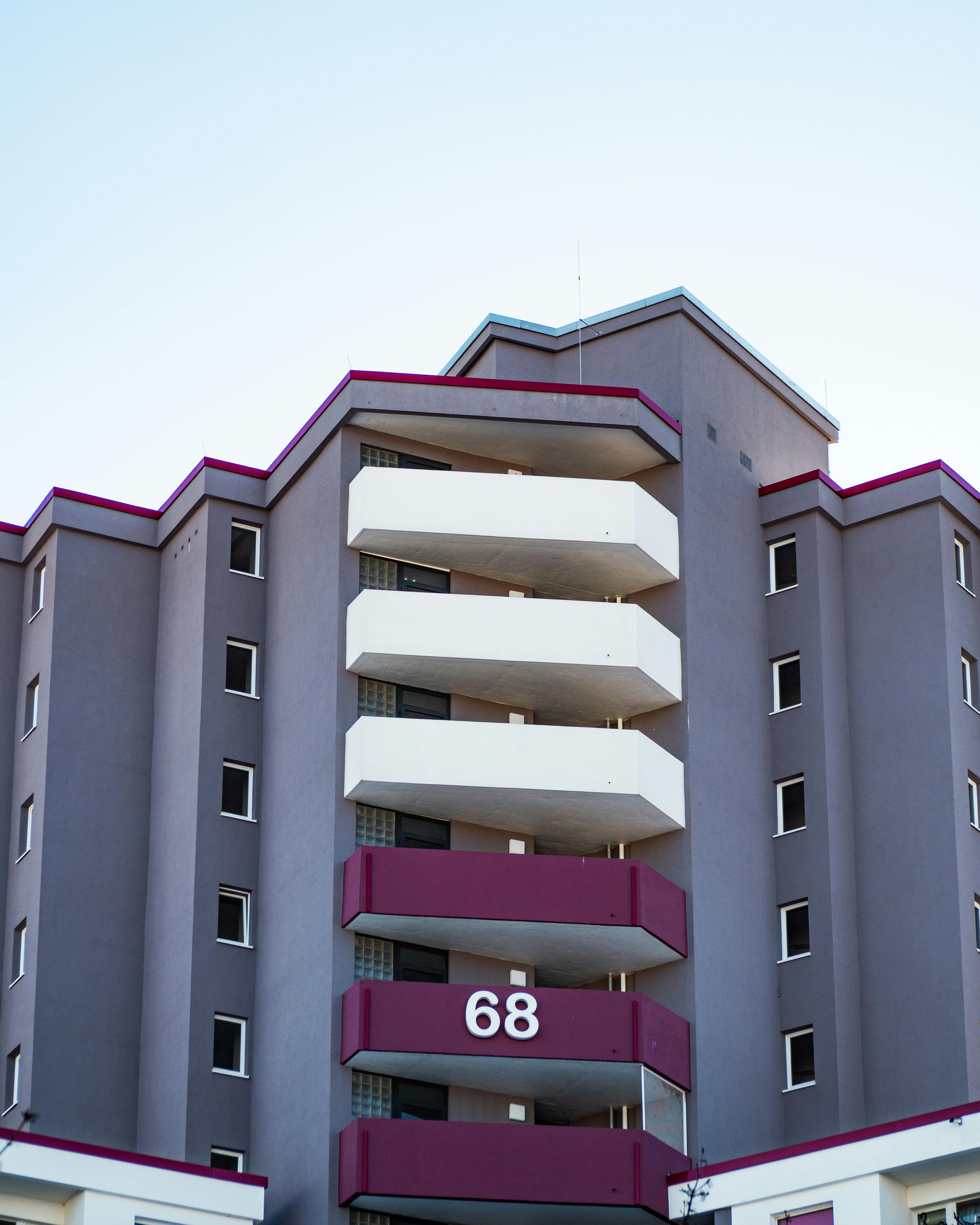Gray and White Building under White Sky · Free Stock Photo