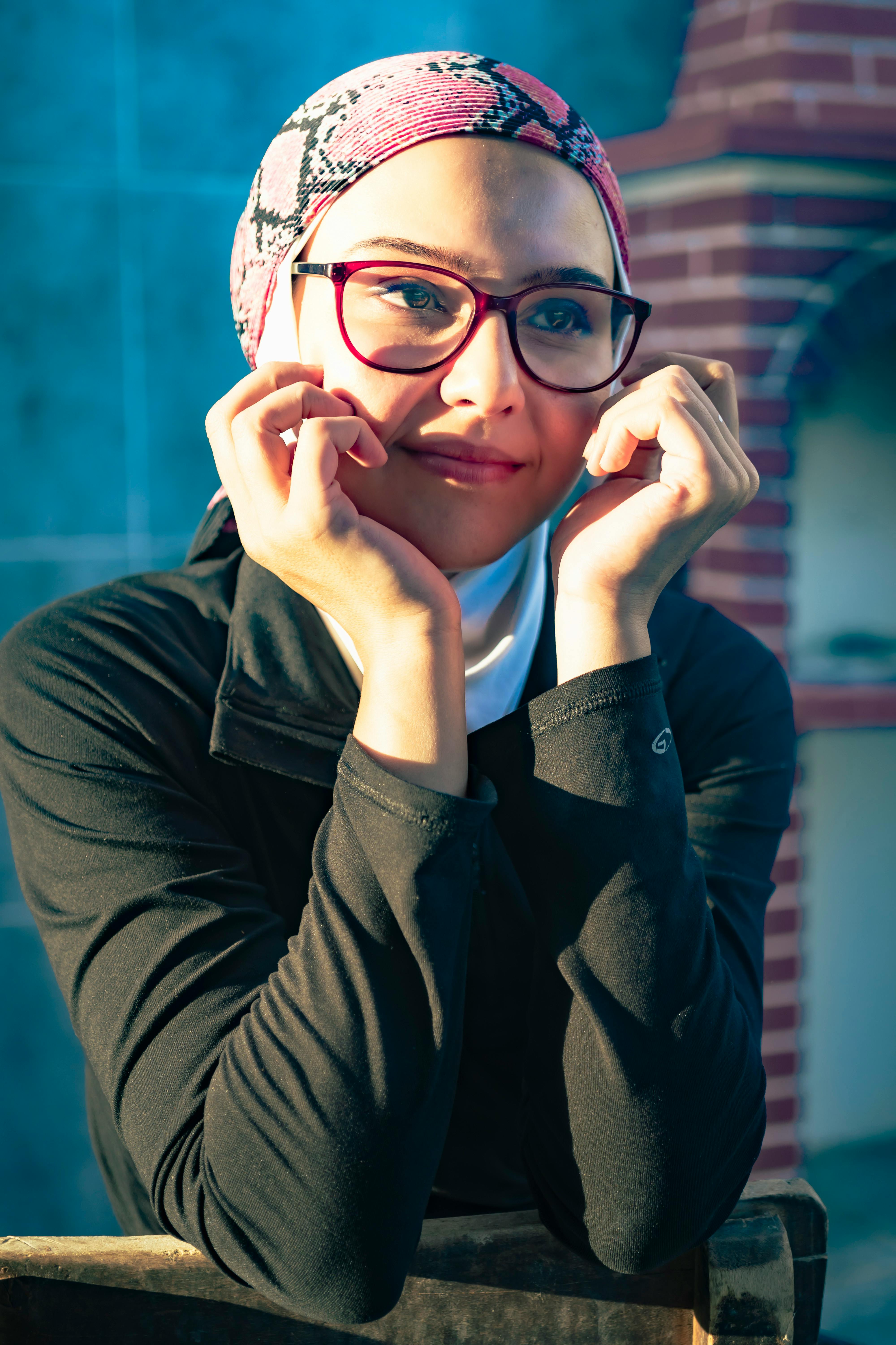 Muslim One Finger Photos, Download The BEST Free Muslim One Finger ...