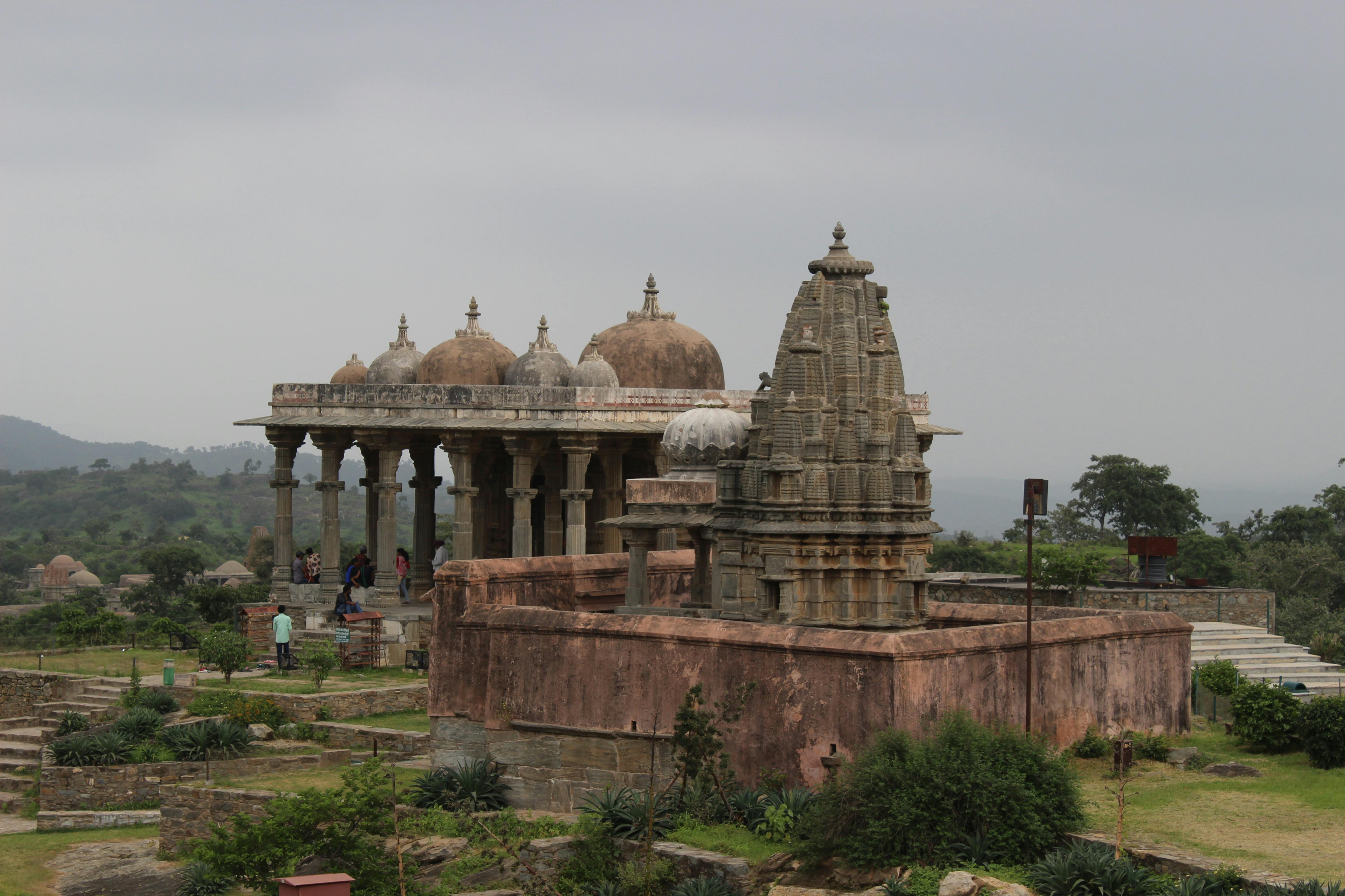 Trikuta Tempel Photos, Download The BEST Free Trikuta Tempel Stock ...