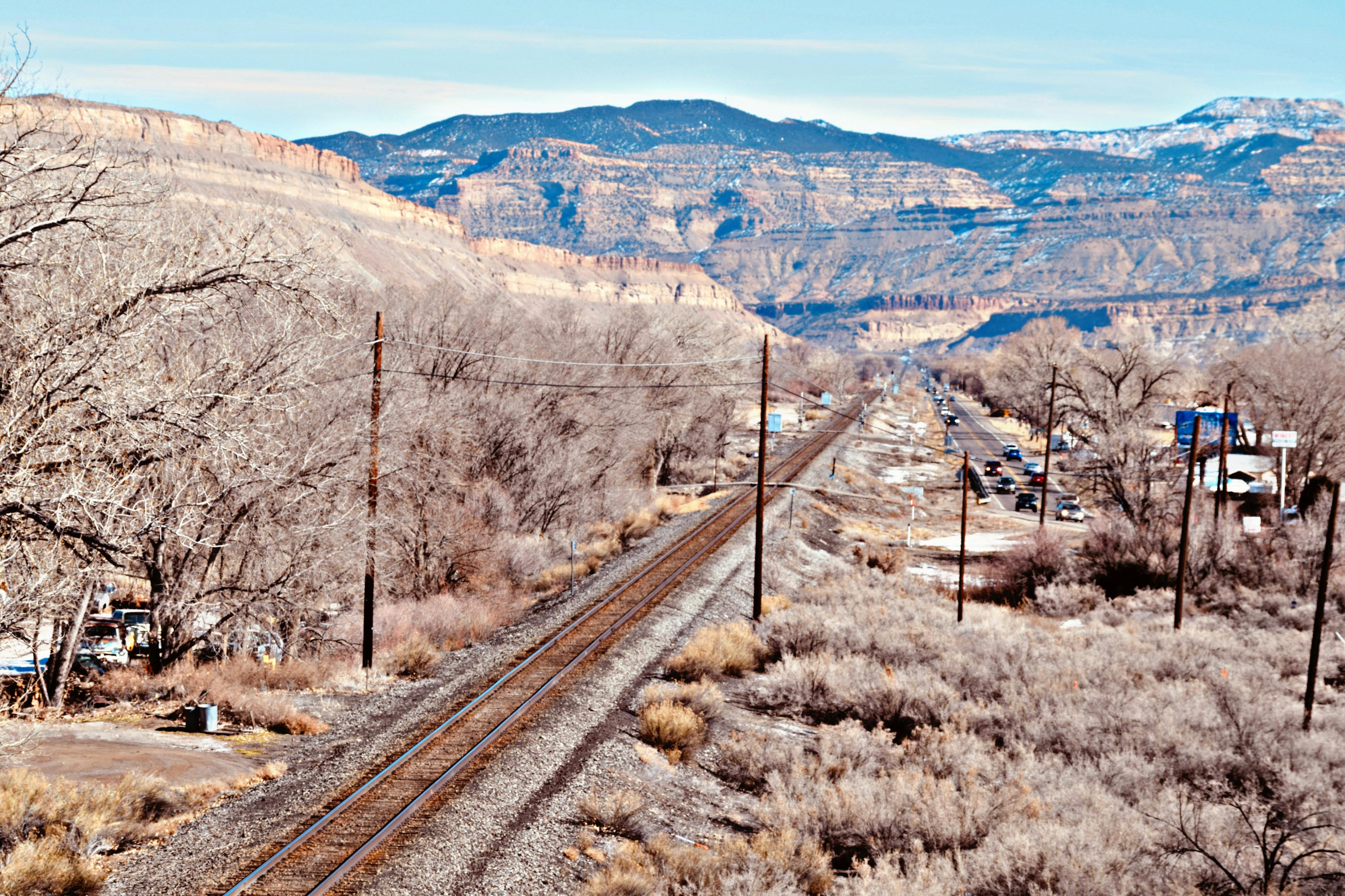 Road Near a Train Track · Free Stock Photo