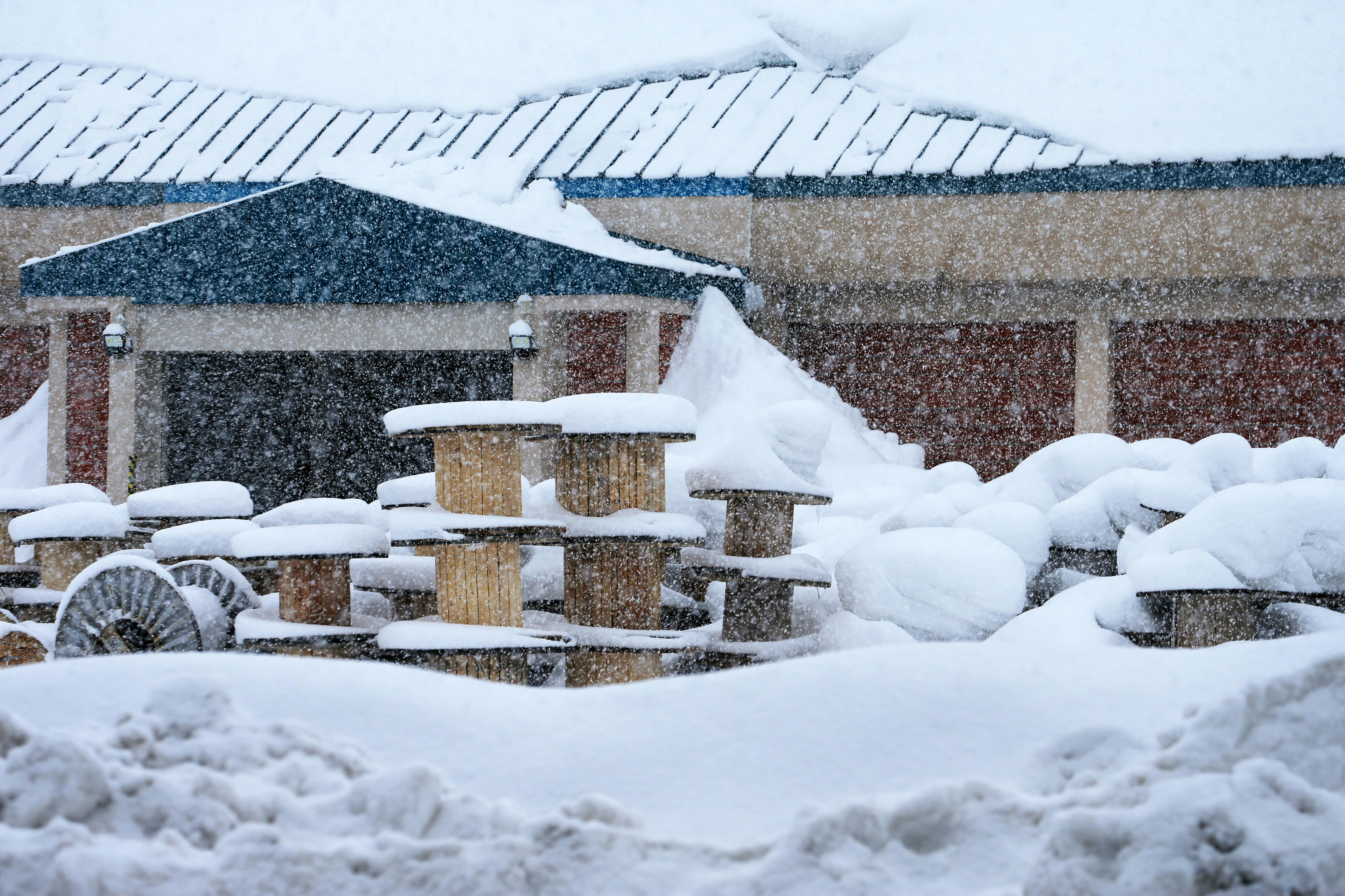 House and Furniture Outdoors in Snow · Free Stock Photo