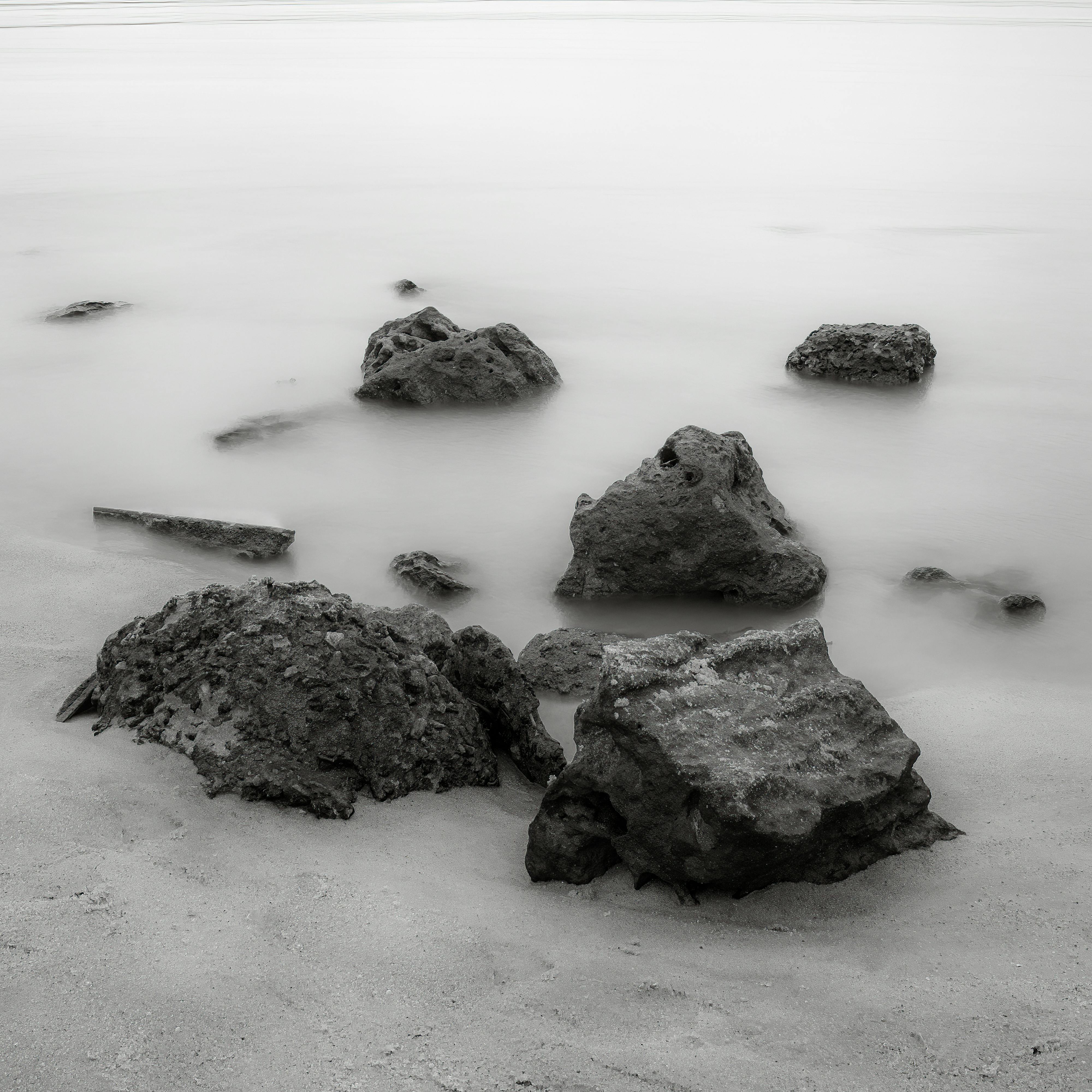 Rocks on Shore · Free Stock Photo