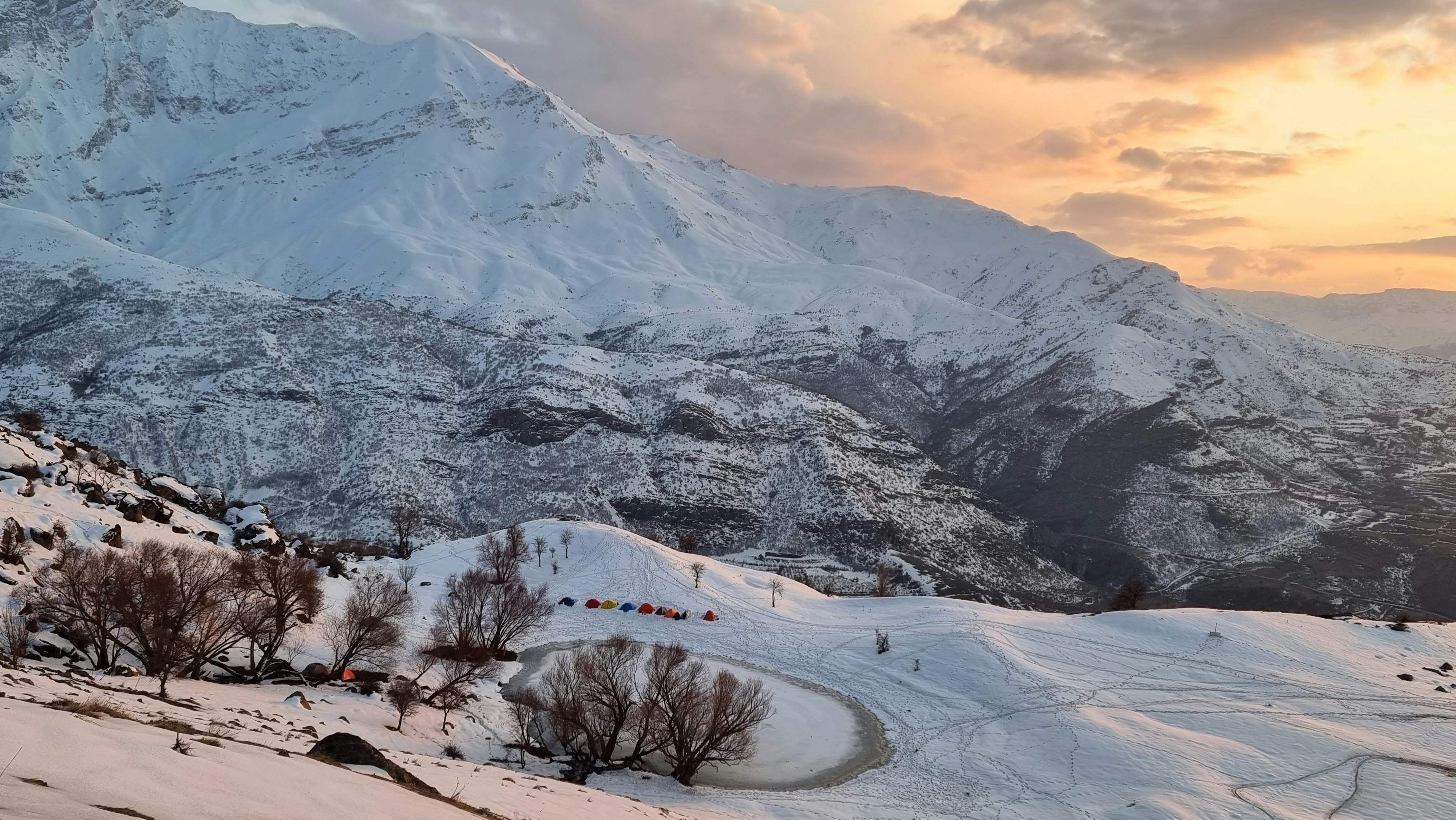 Snow on Mountain Slope · Free Stock Photo