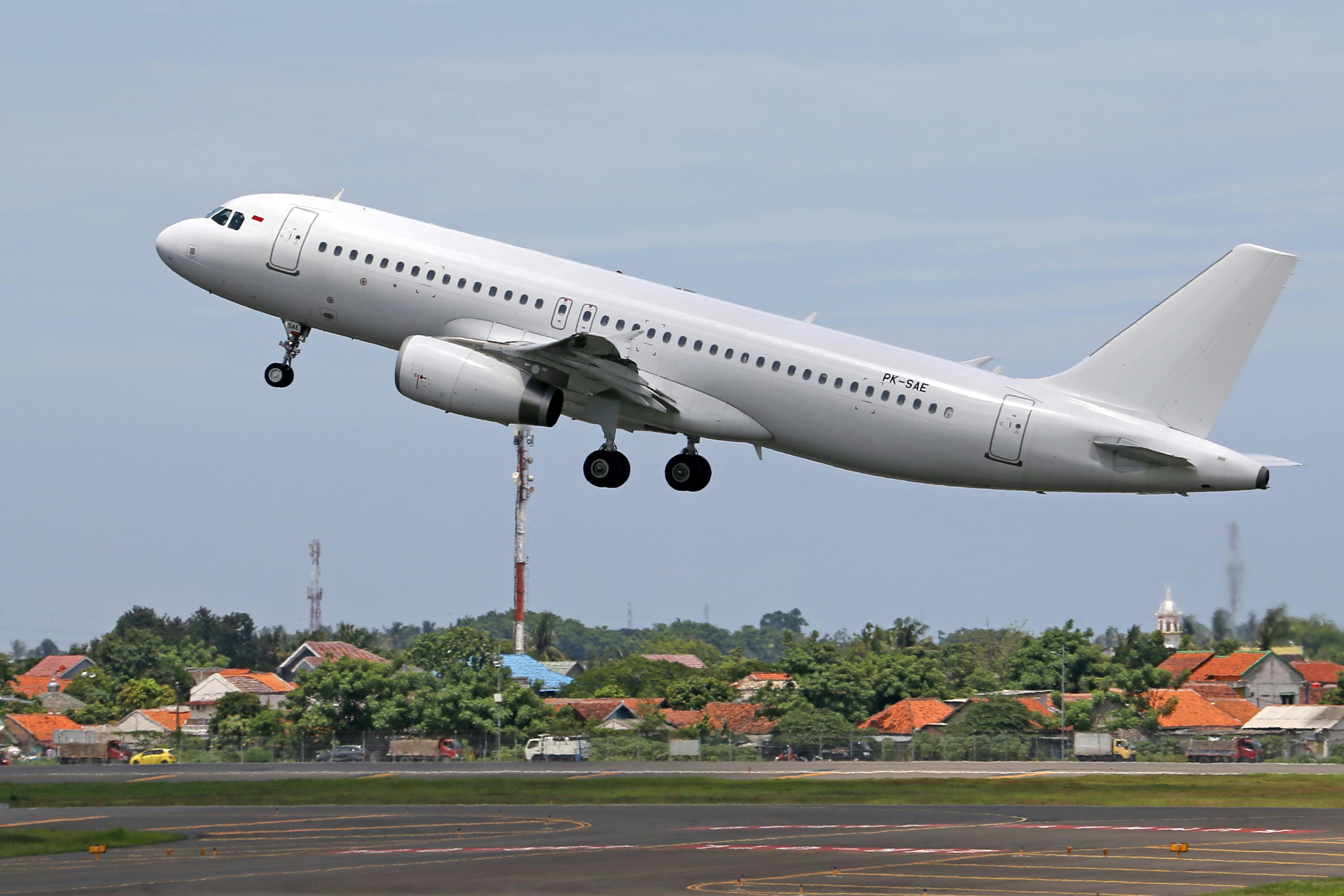 Airplane Take Off Photos, Download The BEST Free Airplane Take Off ...