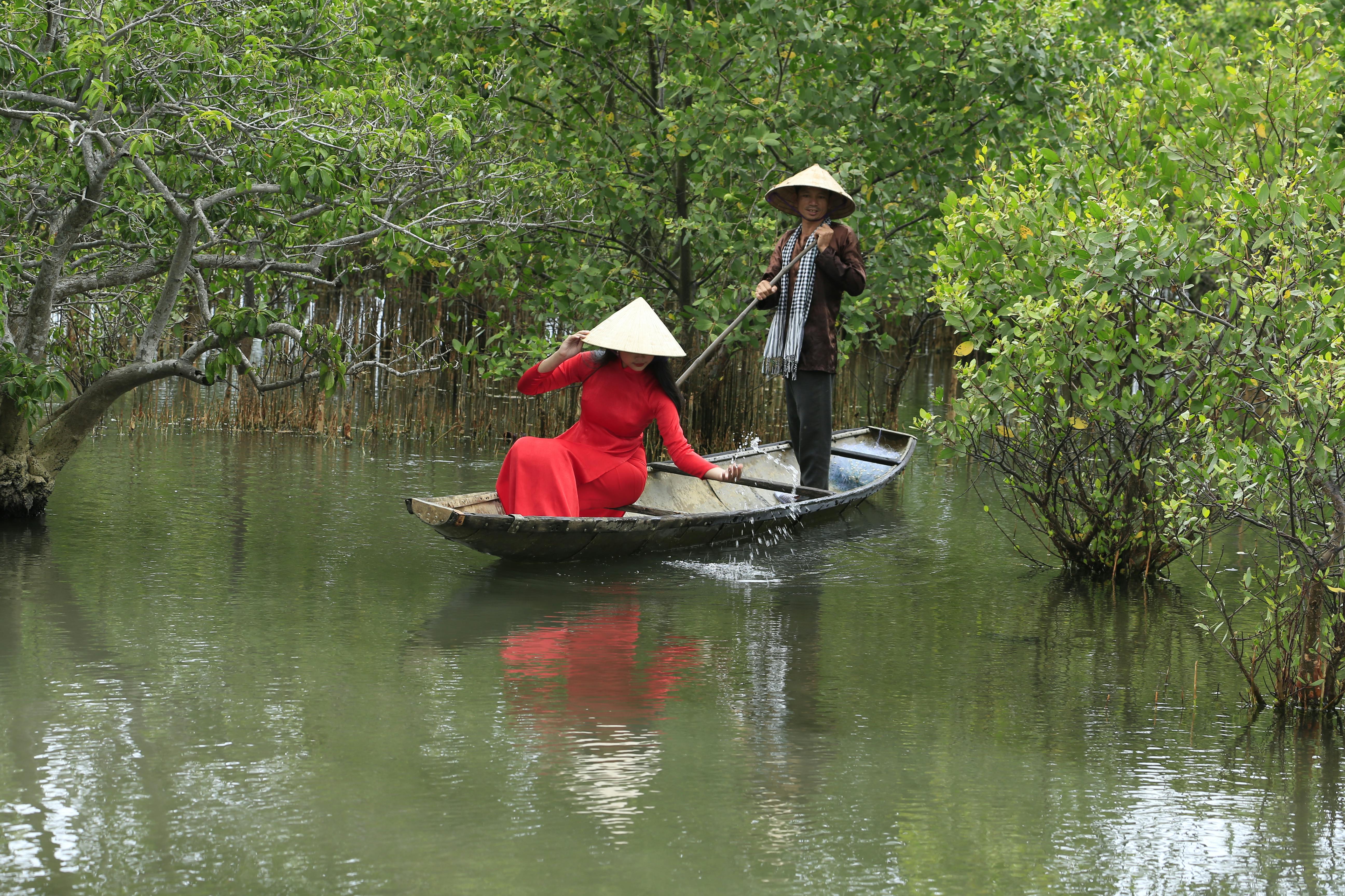 Swamp Boat Photos, Download The BEST Free Swamp Boat Stock Photos & HD ...