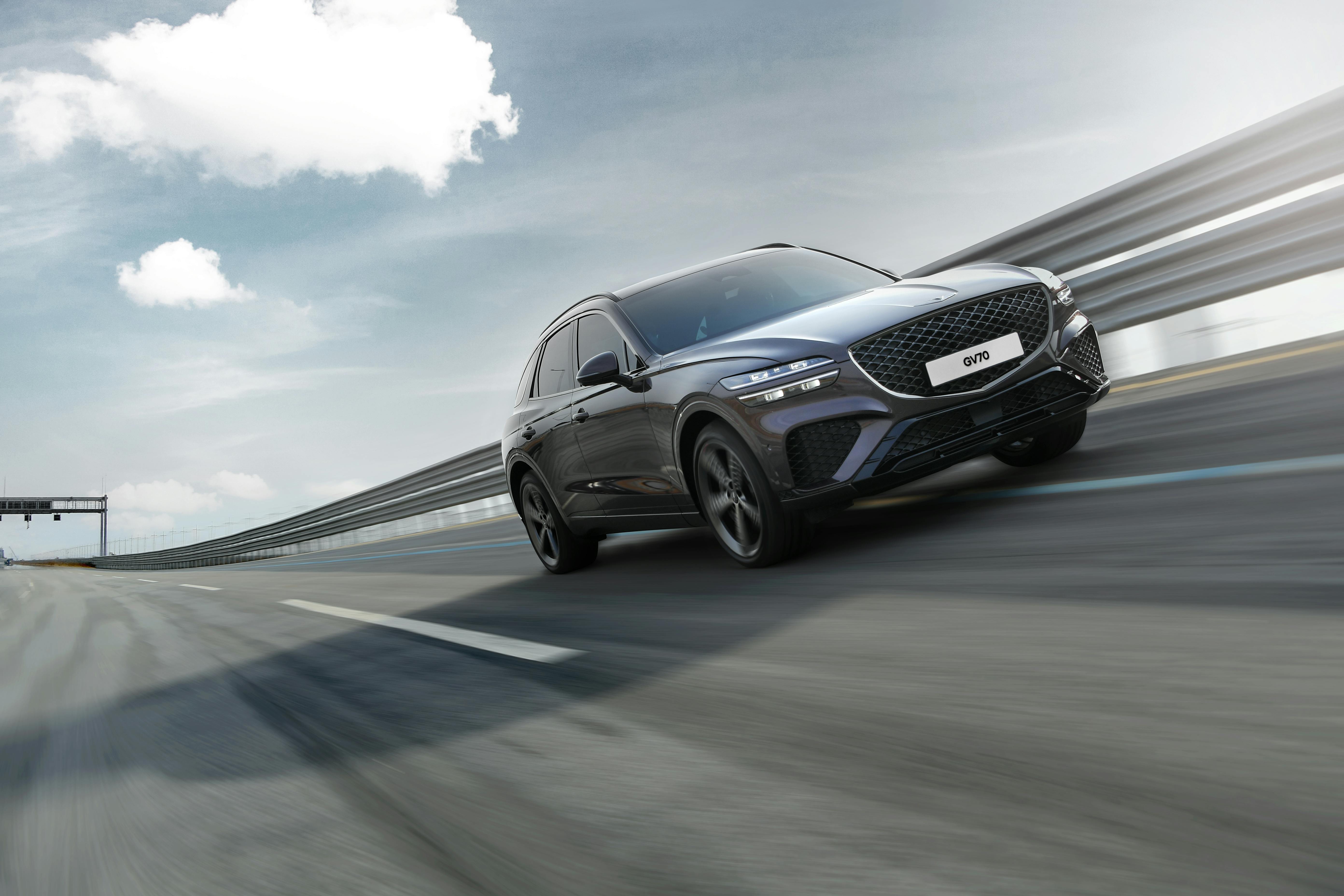 Fast Moving Car on the Road · Free Stock Photo