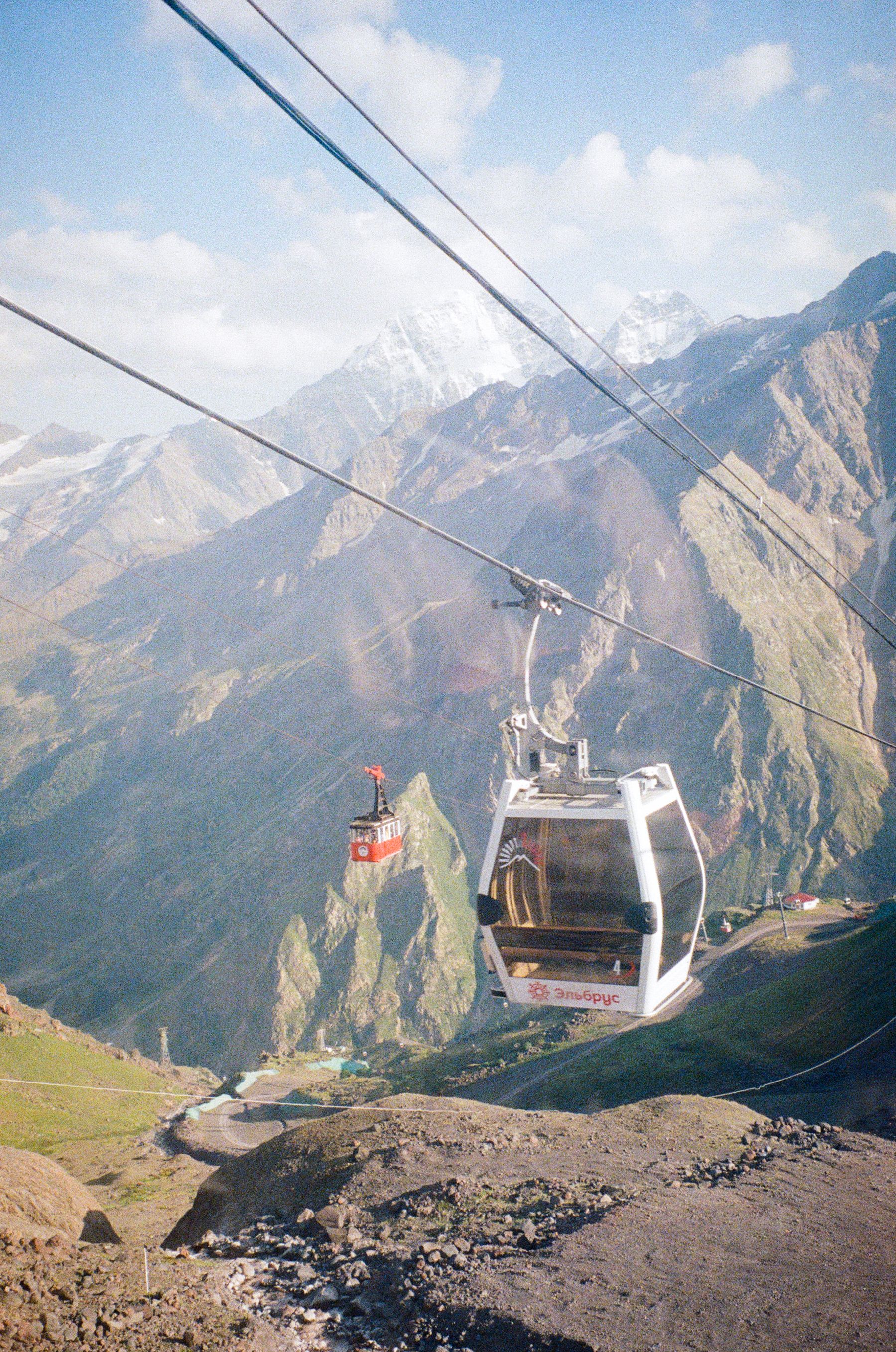 Cable Cars on the Moutain · Free Stock Photo
